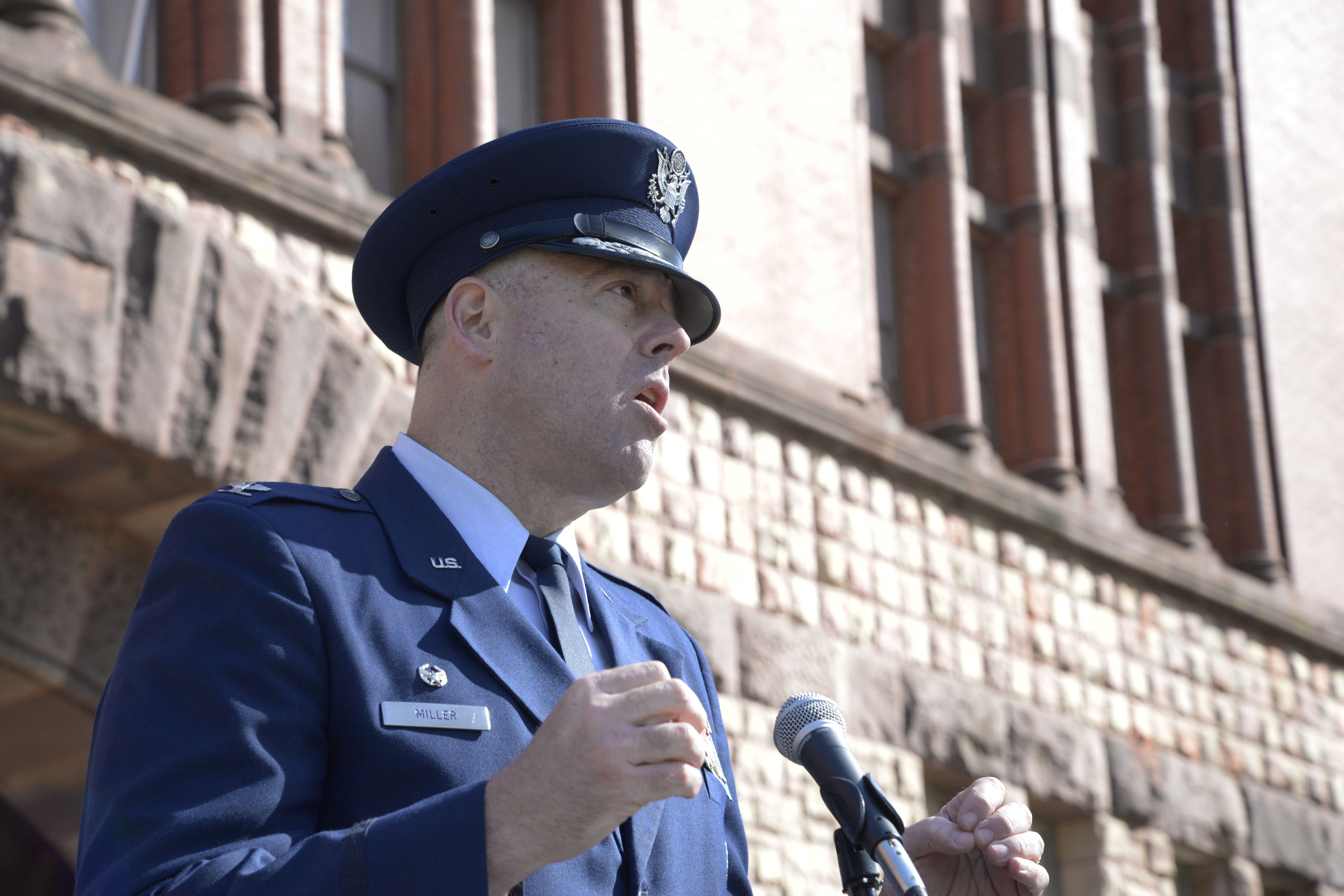 Commander inspires future military leaders > Wright-Patterson AFB ...