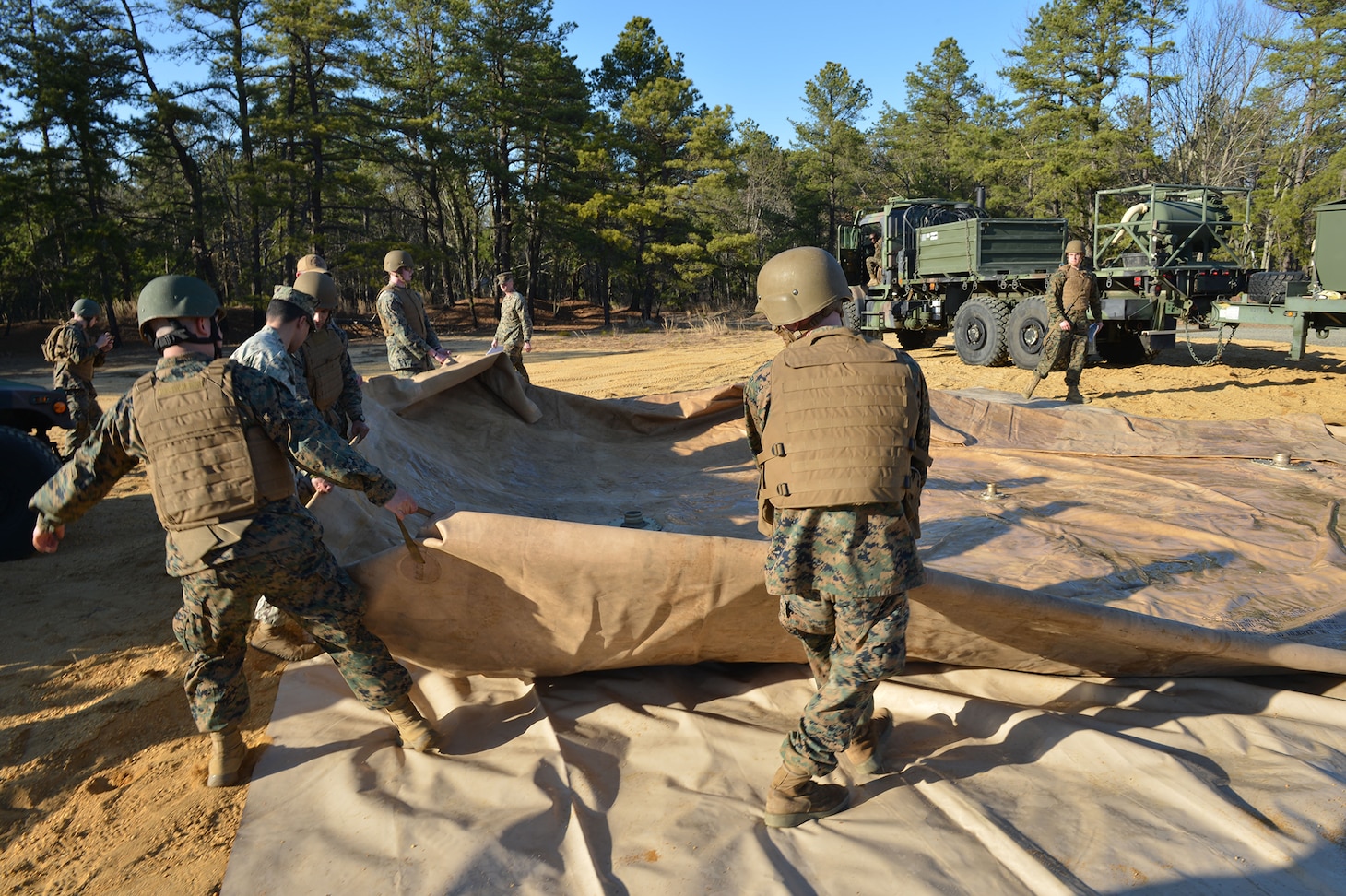 Bulk Fueling: Expeditionary Fueling on the Move > United States Navy ...