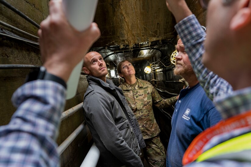 Mechanic team keeps navigation moving on Allegheny River, replaces ...