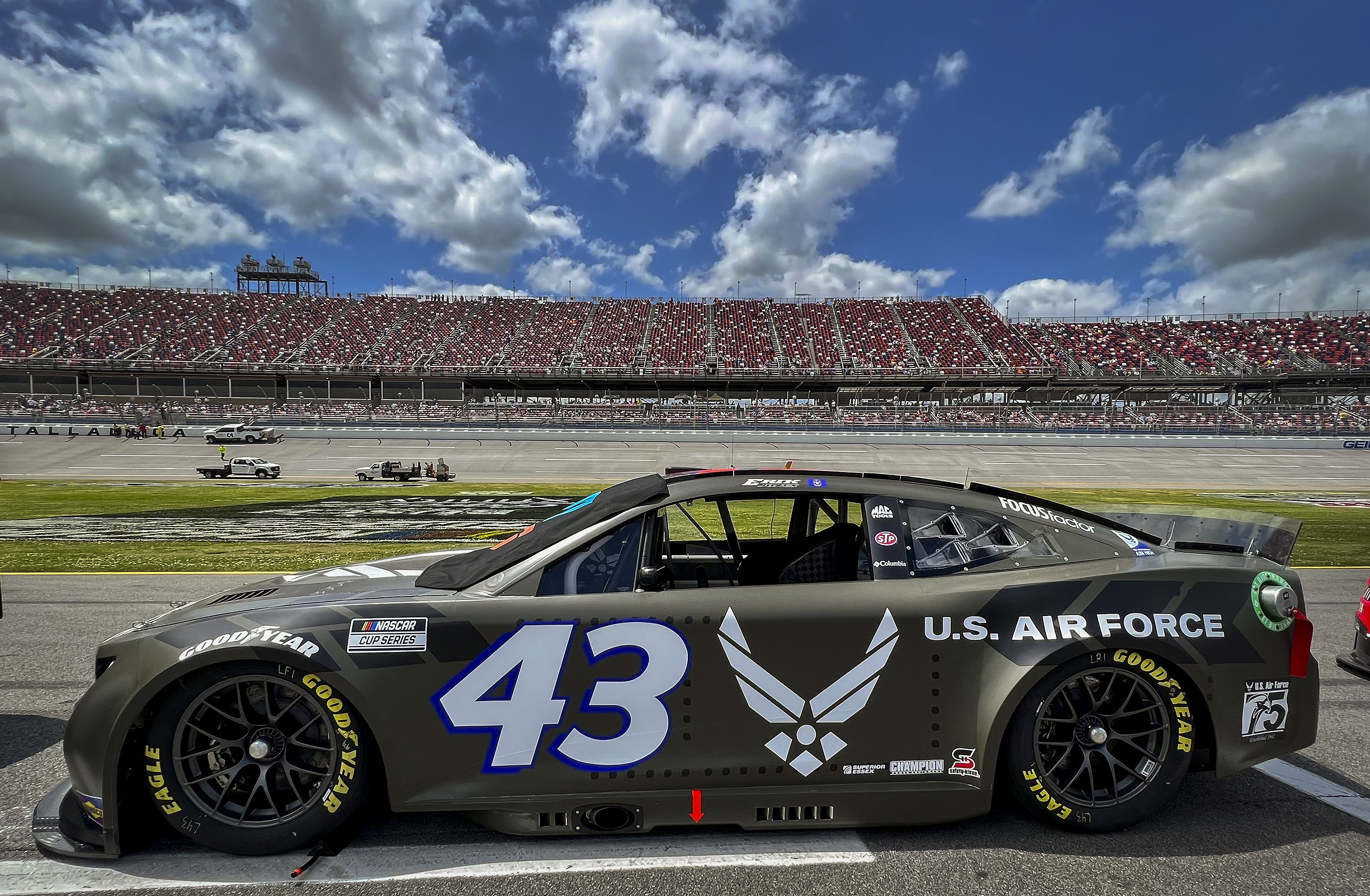 Airman's NASCAR paint scheme design debuts > Air Force Life Cycle ...