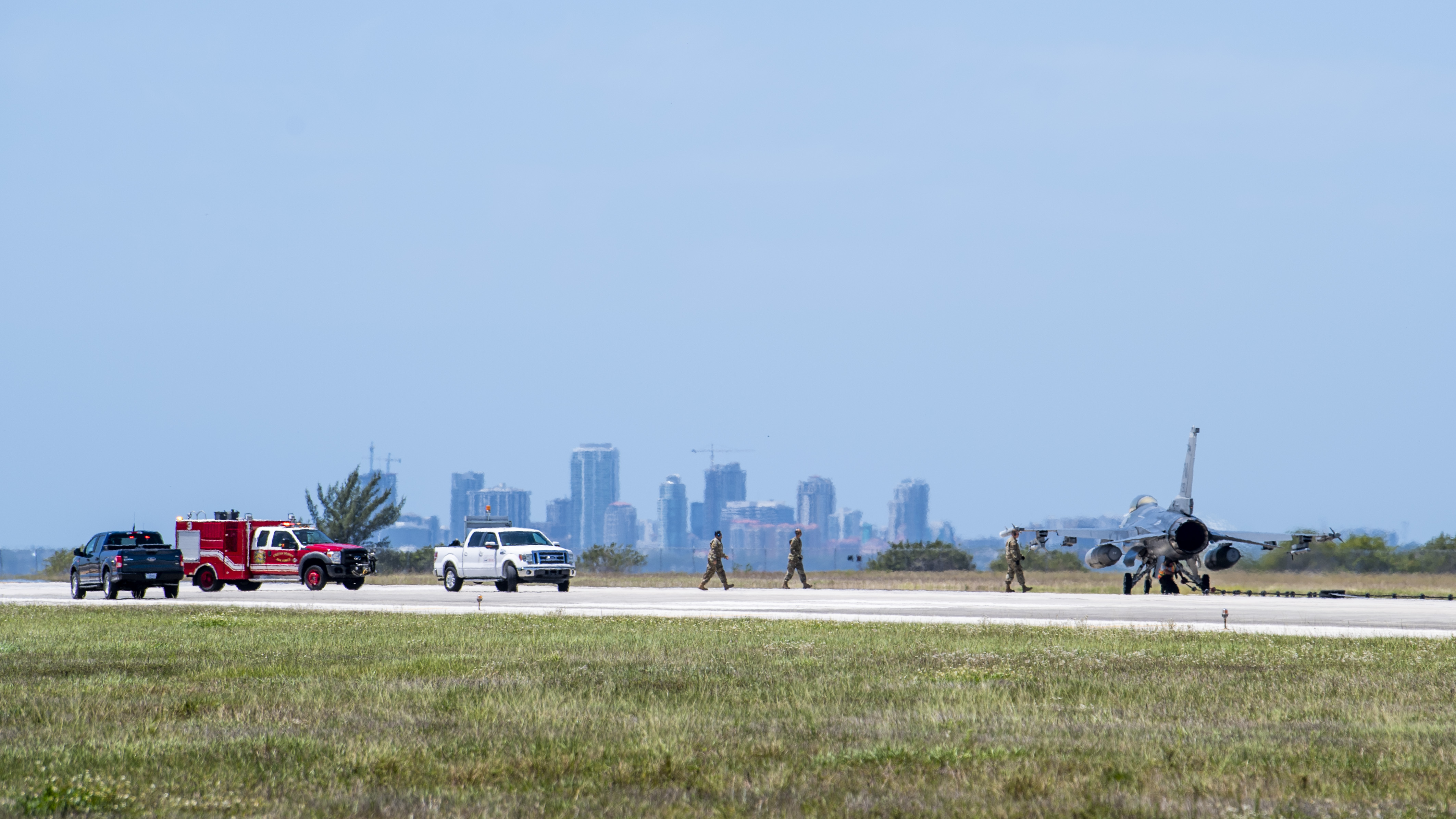 Mako's participate in aircraft arresting system certification ...