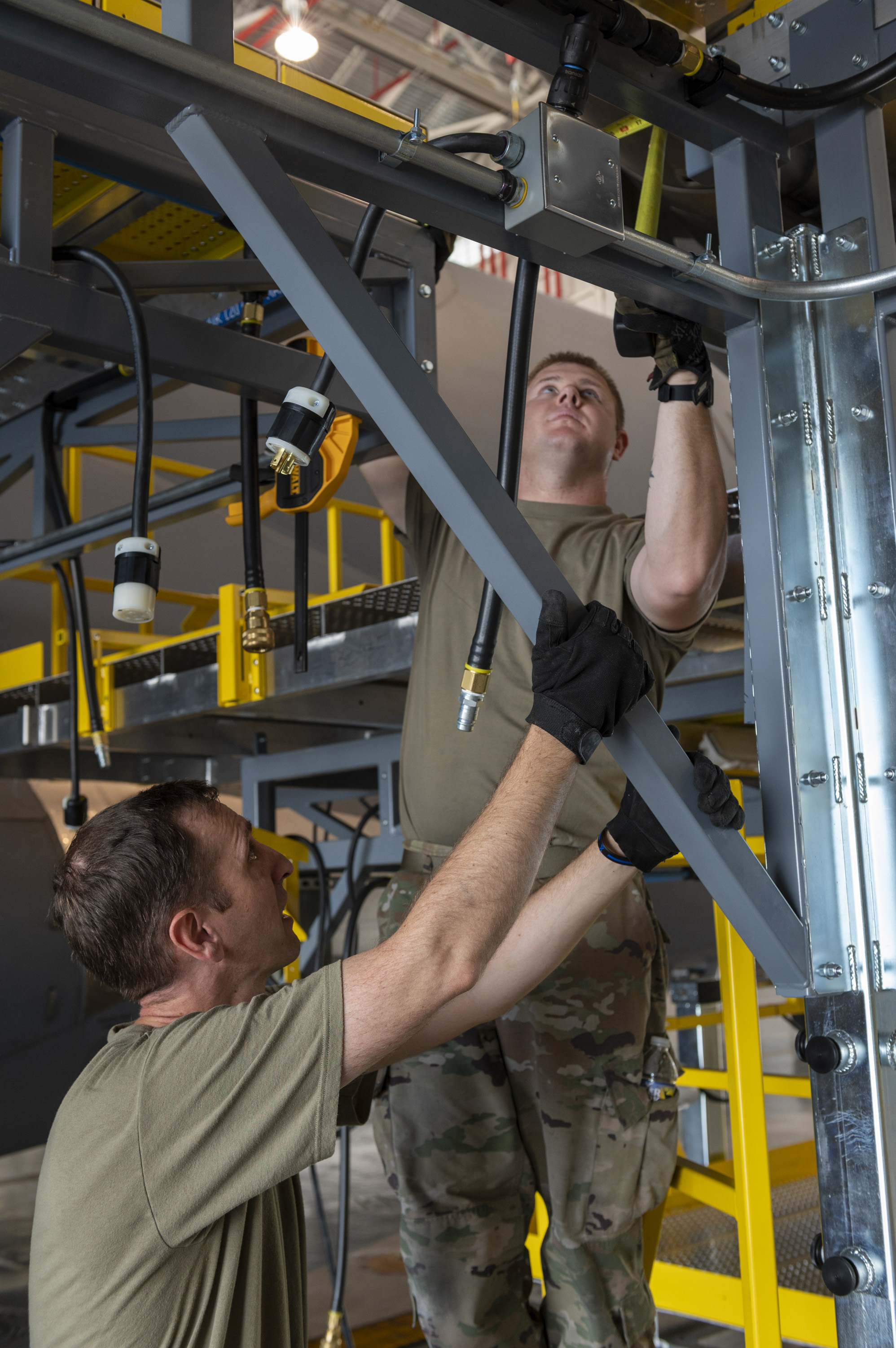 New stands aid aircraft inspections and maintenance > Air National ...