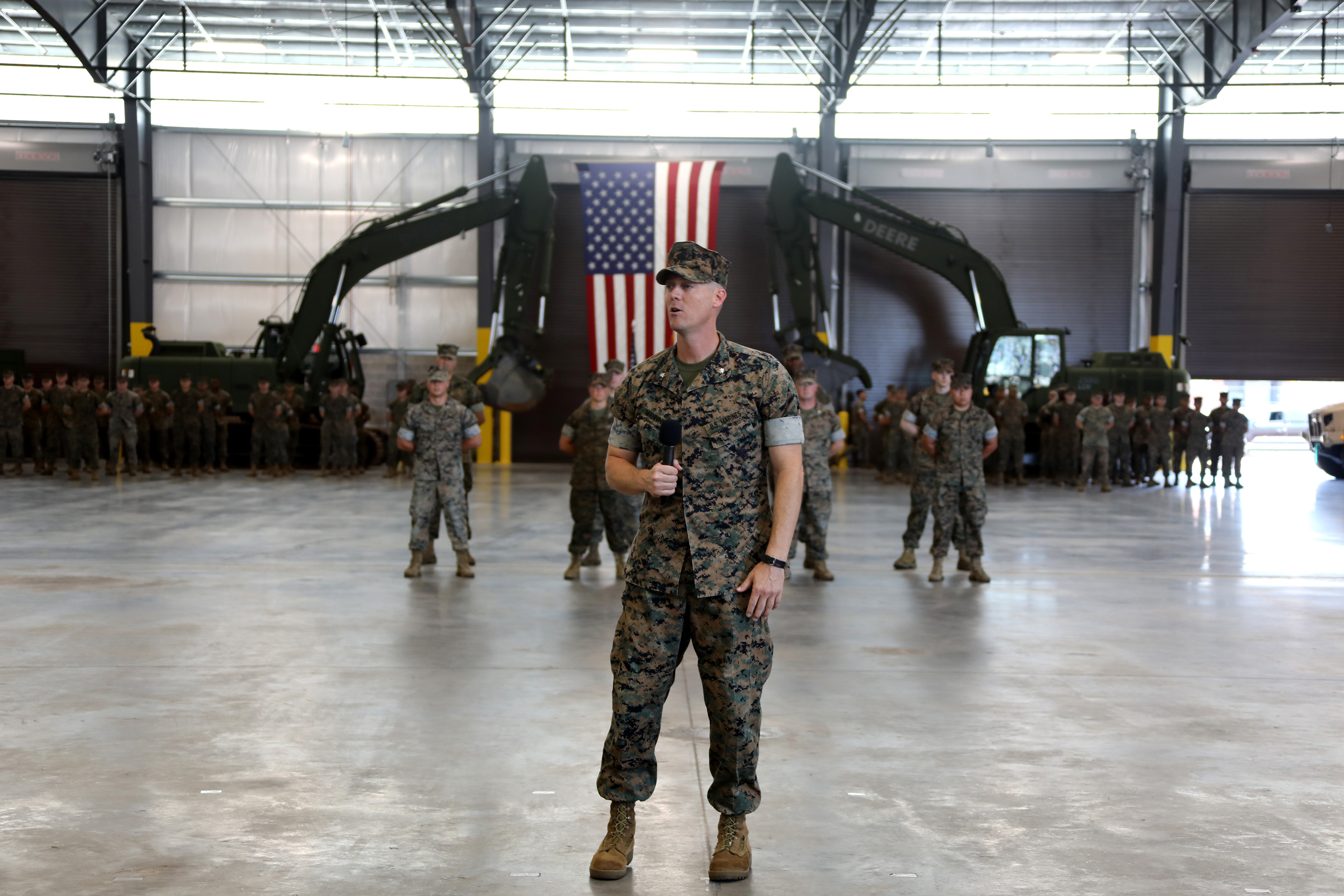 Headquarters Group Welcomes New Commander > Marine Corps Installations ...