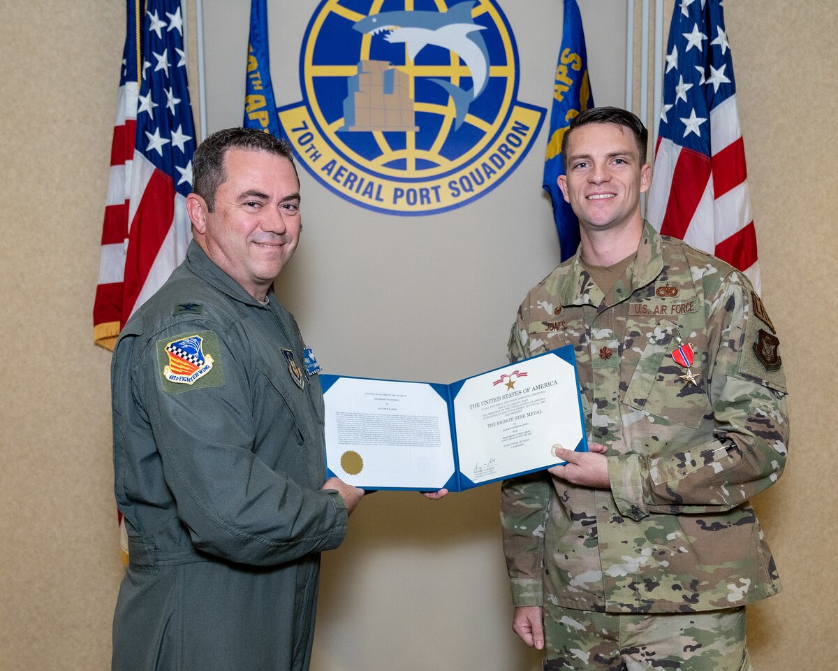 Mako receives Bronze Star > Homestead Air Reserve Base > Article Display