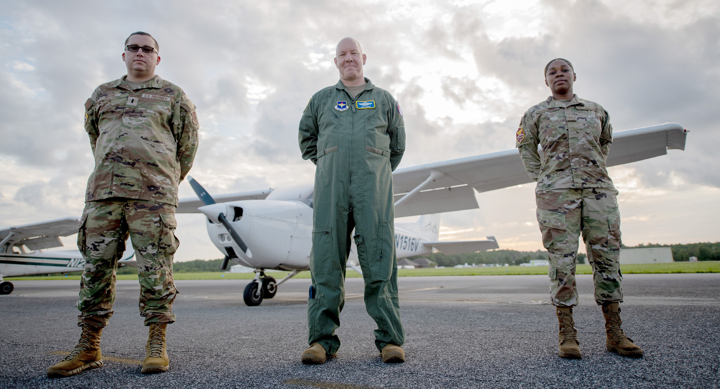 Reservists help youngsters soar at AIM HIGH Flight Academy > Air Force ...