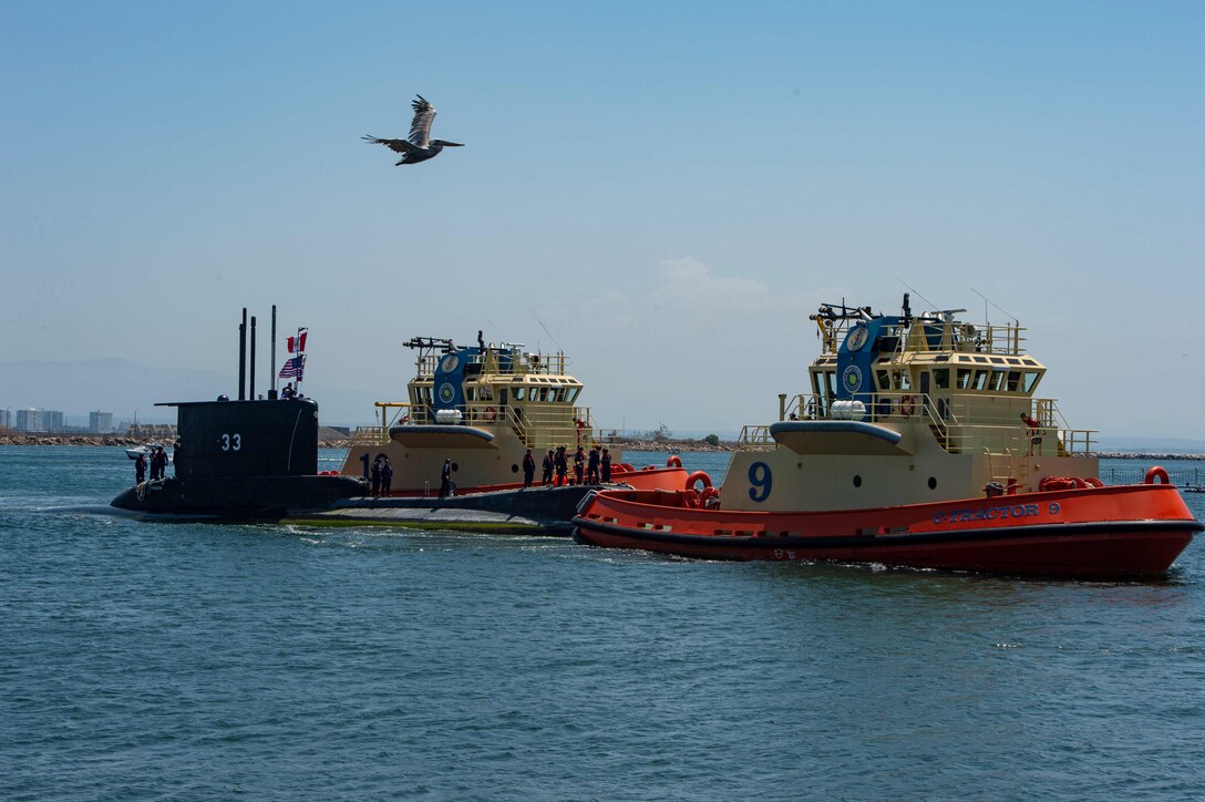 CSS-11 Welcomes Peruvian Submarine to San Diego