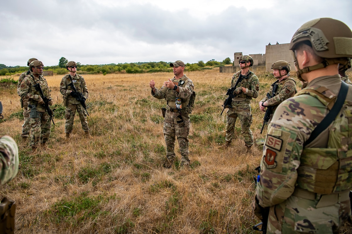 Security forces units use FTX to hone combat readiness > 501st Combat ...