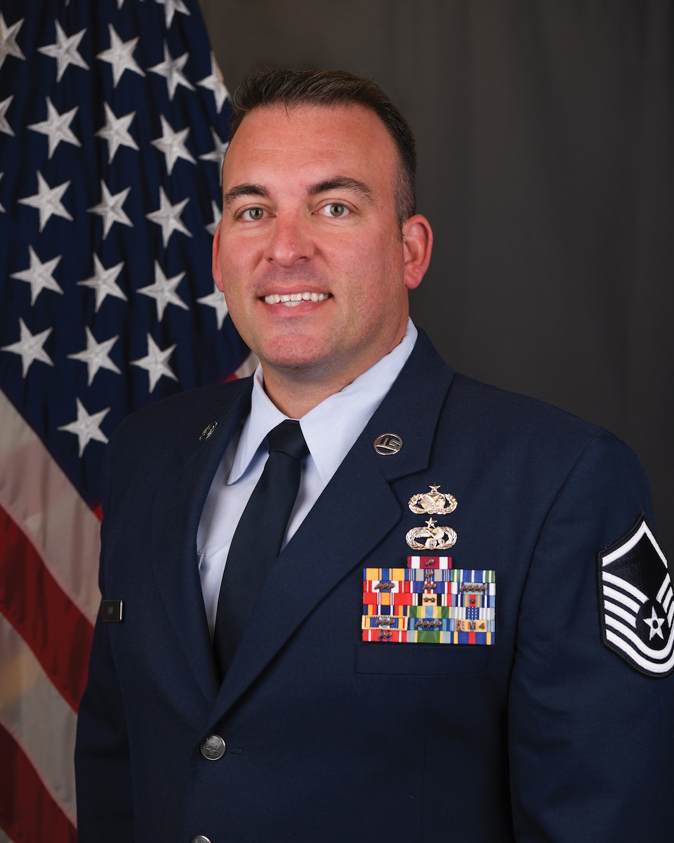 445th Wing 2nd quarter CY 22 award winners recognized > 445th Airlift ...