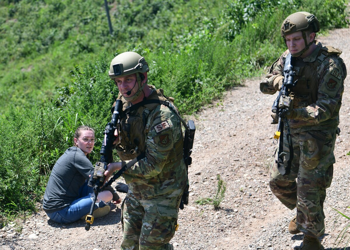 Wolf Pack defenders flex SFS muscles > Kunsan Air Base > Commentaries