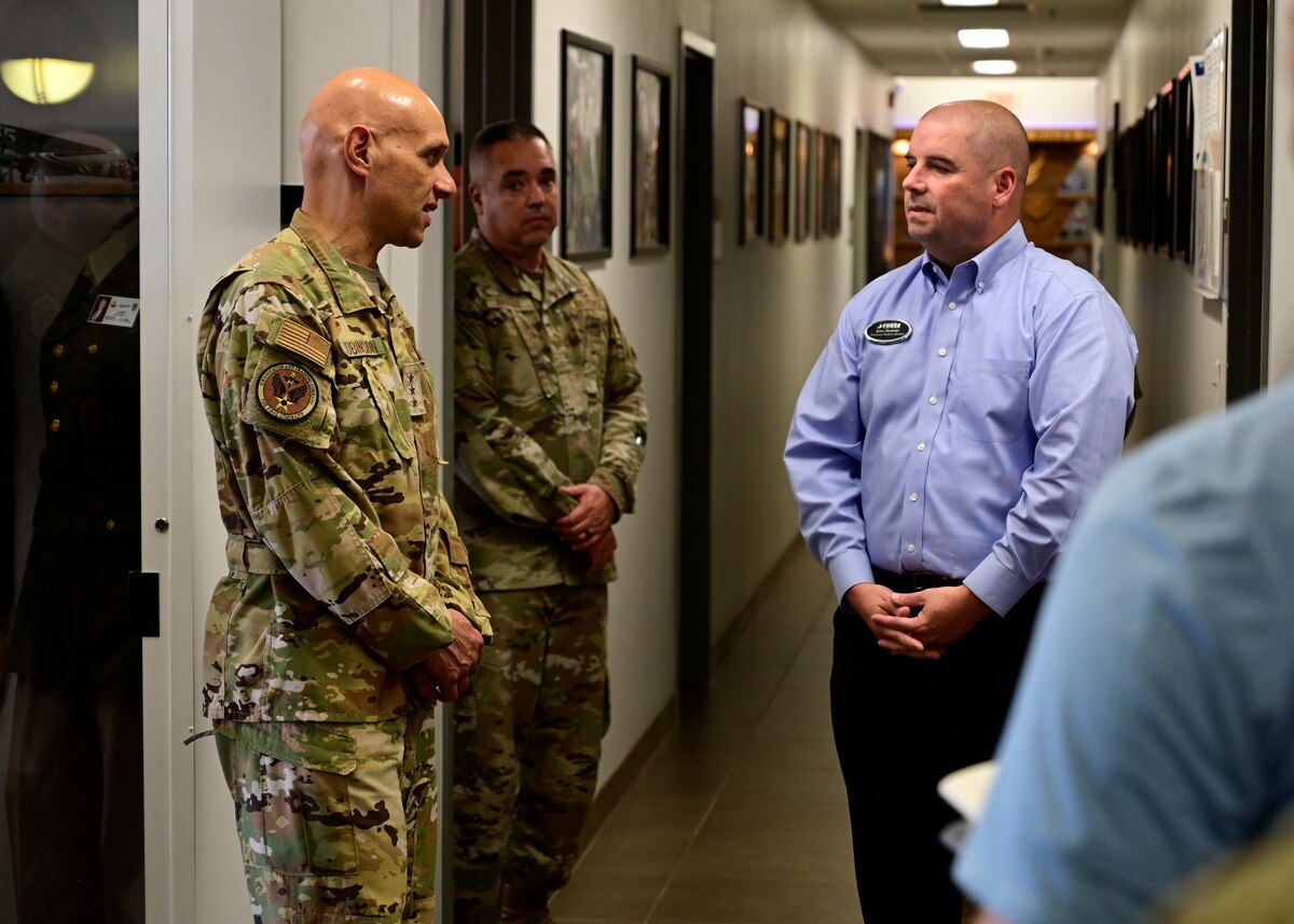 TLR showcases mission to AETC commander, spouse > Little Rock Air Force ...