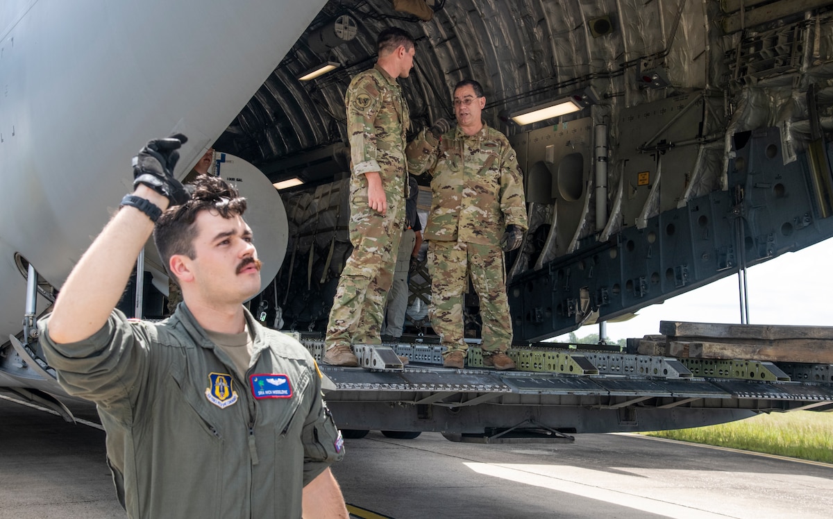 Loadmasters: Mentorship starts with each other > 505th Command and ...
