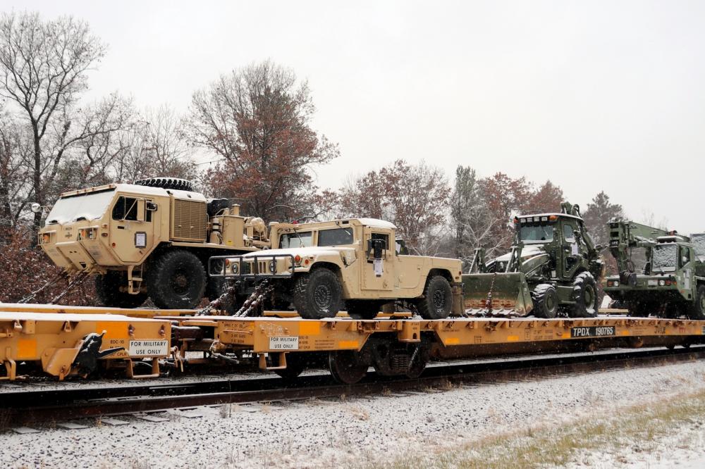 411th Engineer Company equipment deployment by rail movement at Fort ...
