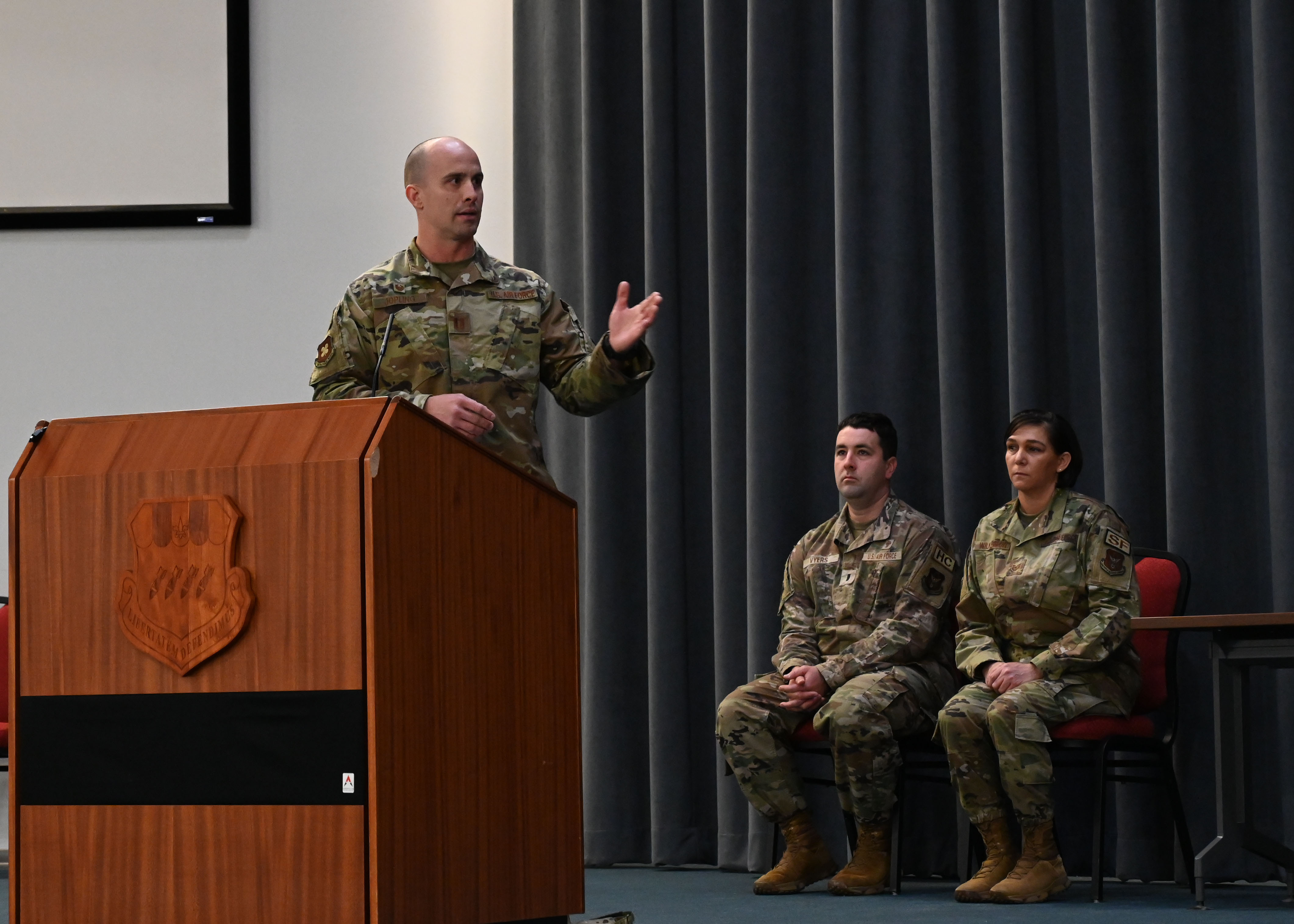 307th Bomb Wing units gain new commanders > 307th Bomb Wing > Article ...