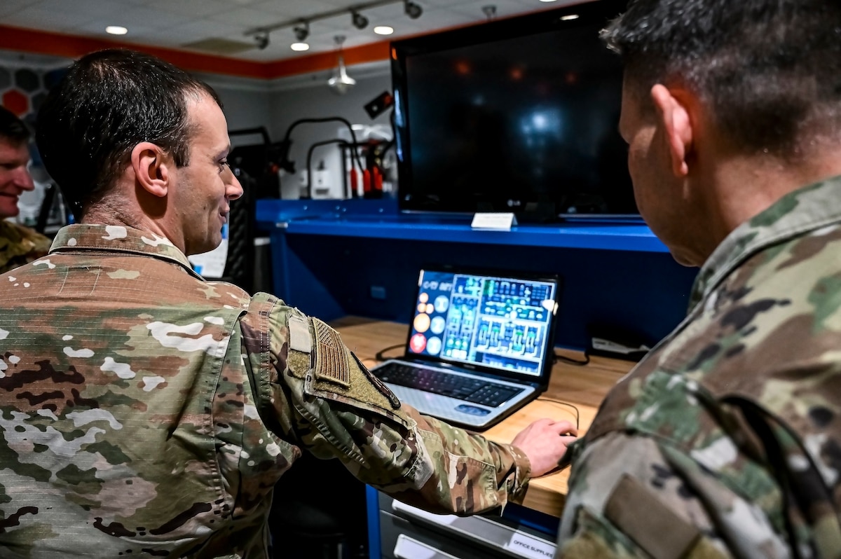 305th Air Mobility Wing Leadership coins Innovation Lab Team > Joint ...
