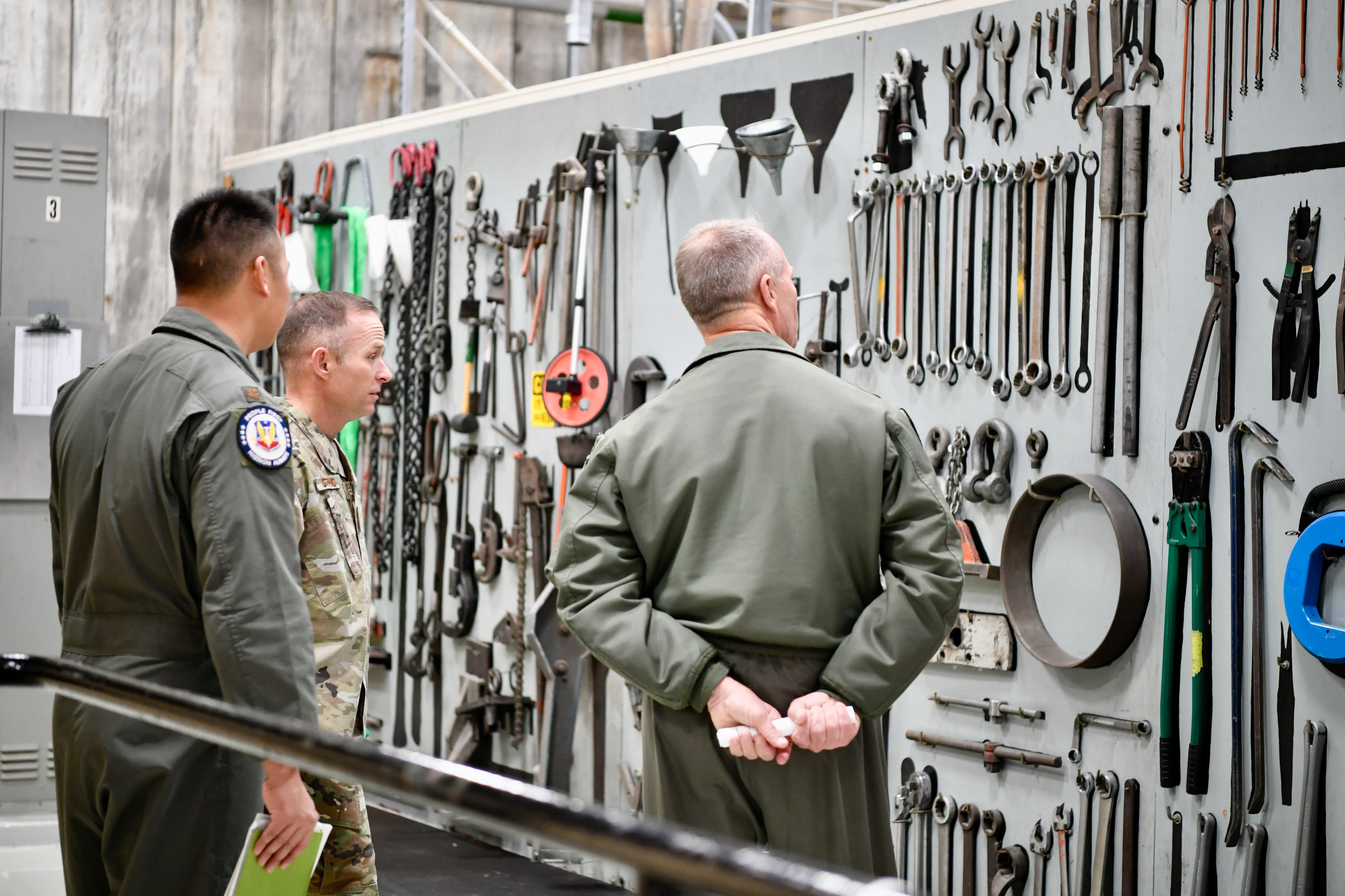 COMACC visits the Western Air Defense Sector