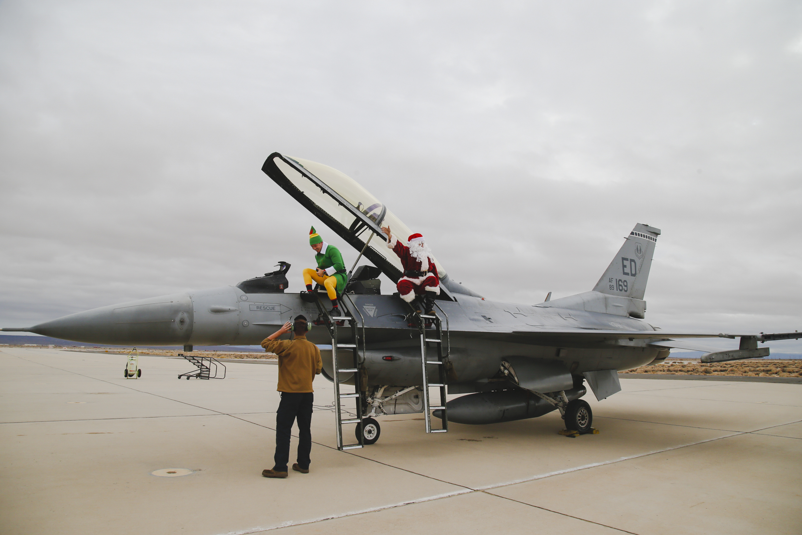 Santa Claus upgrades from reindeer... to Fighting Falcon to spread ...
