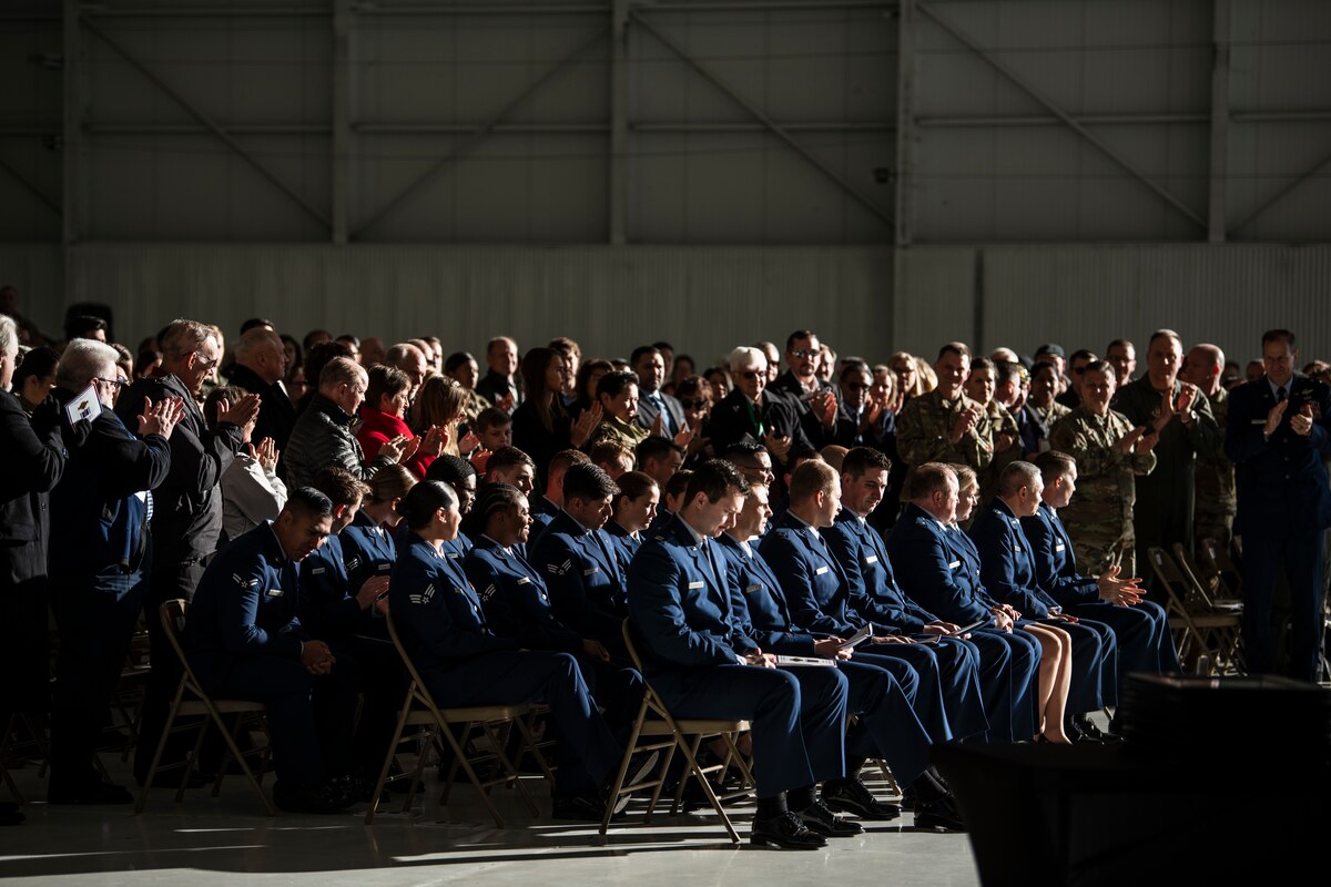 Travis hosts Distinguished Flying Cross ceremony > Team McChord ...