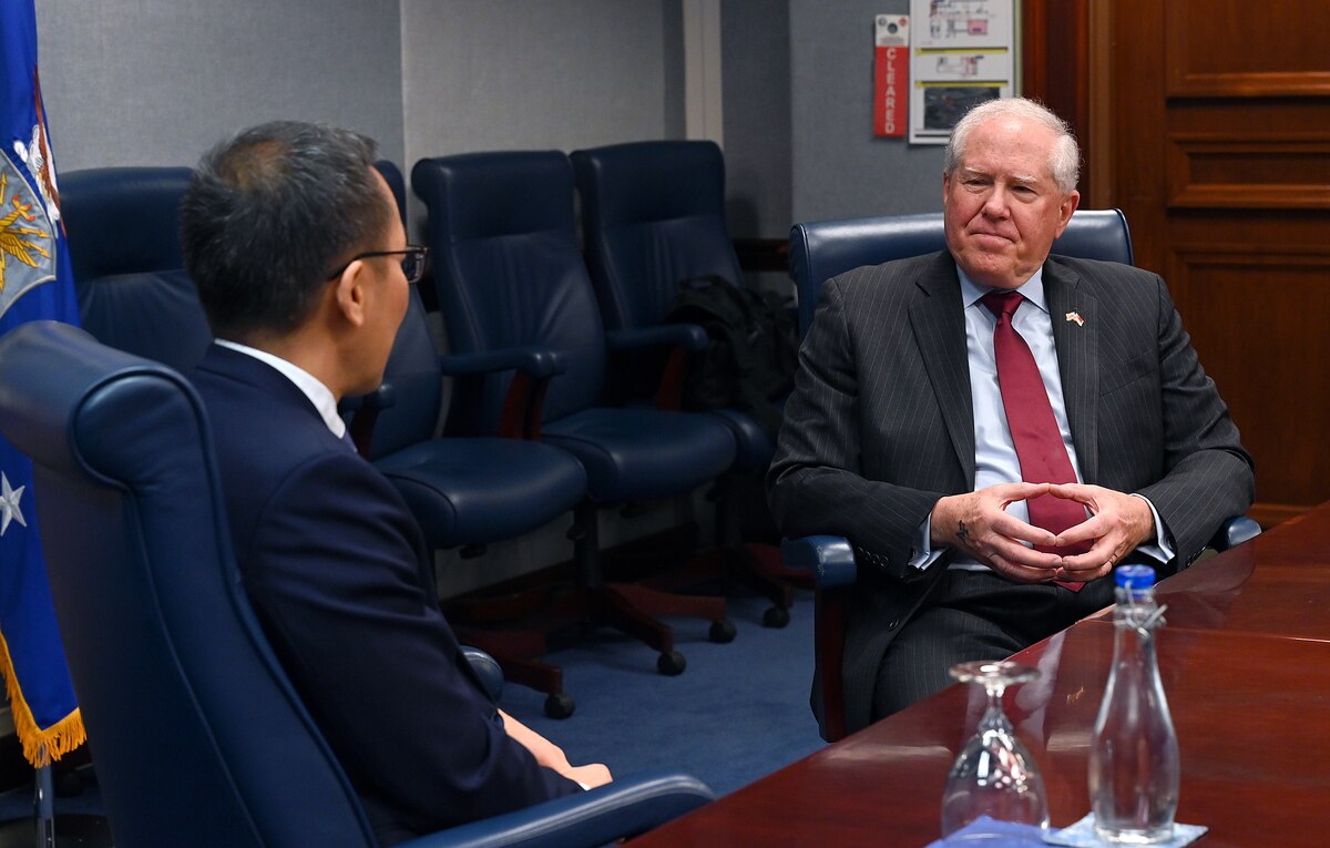 SecAF Kendall meets Singaporean defense official > Secretary of the Air ...