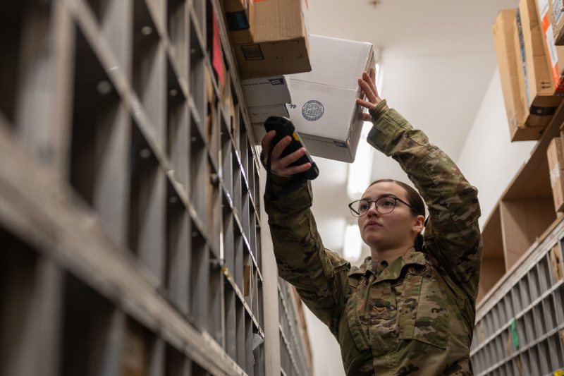 Post Office delivers during holiday season > Osan Air Base > Article ...