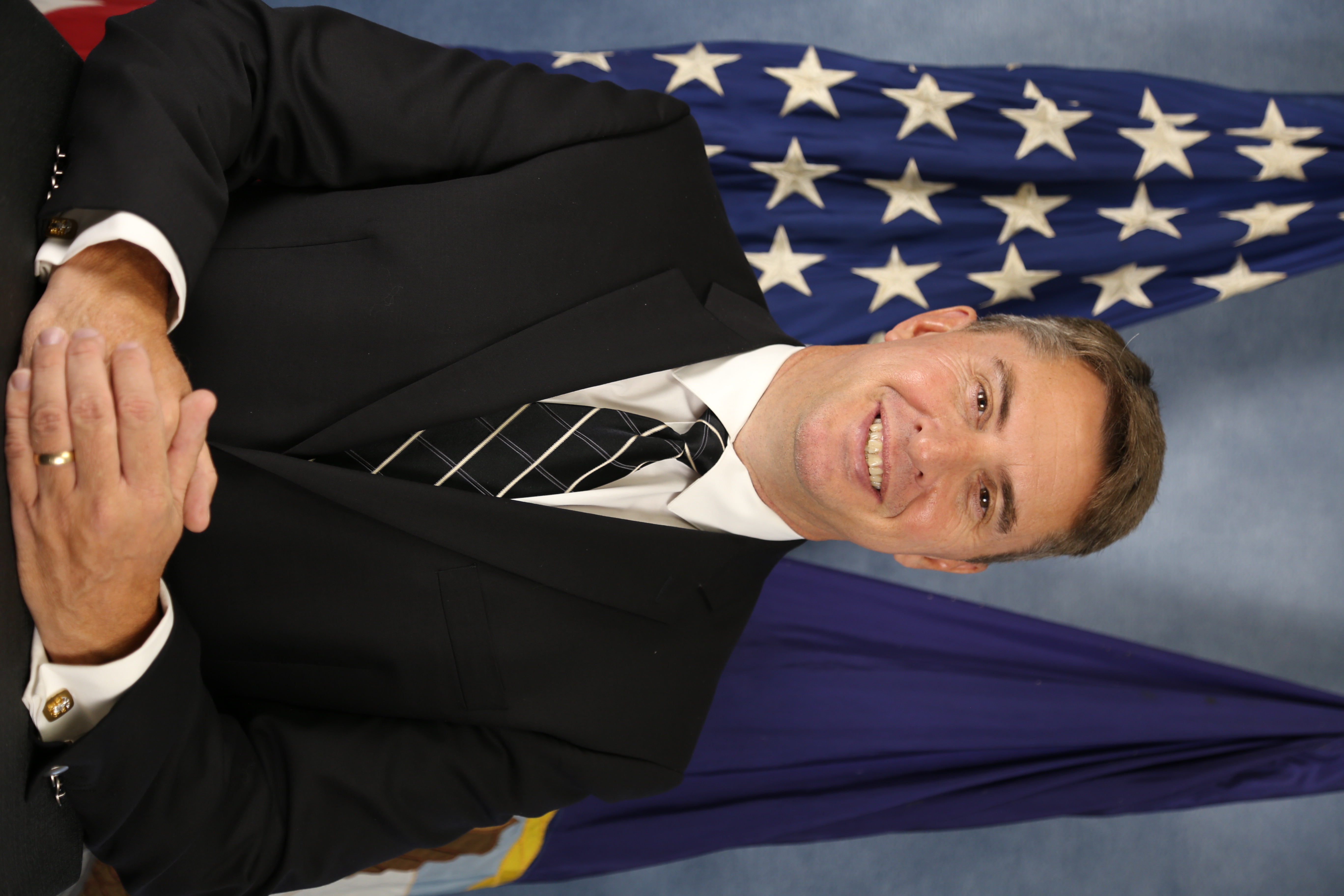 Mr. Bill Cox > Naval Education and Training Command > Leadership Biography