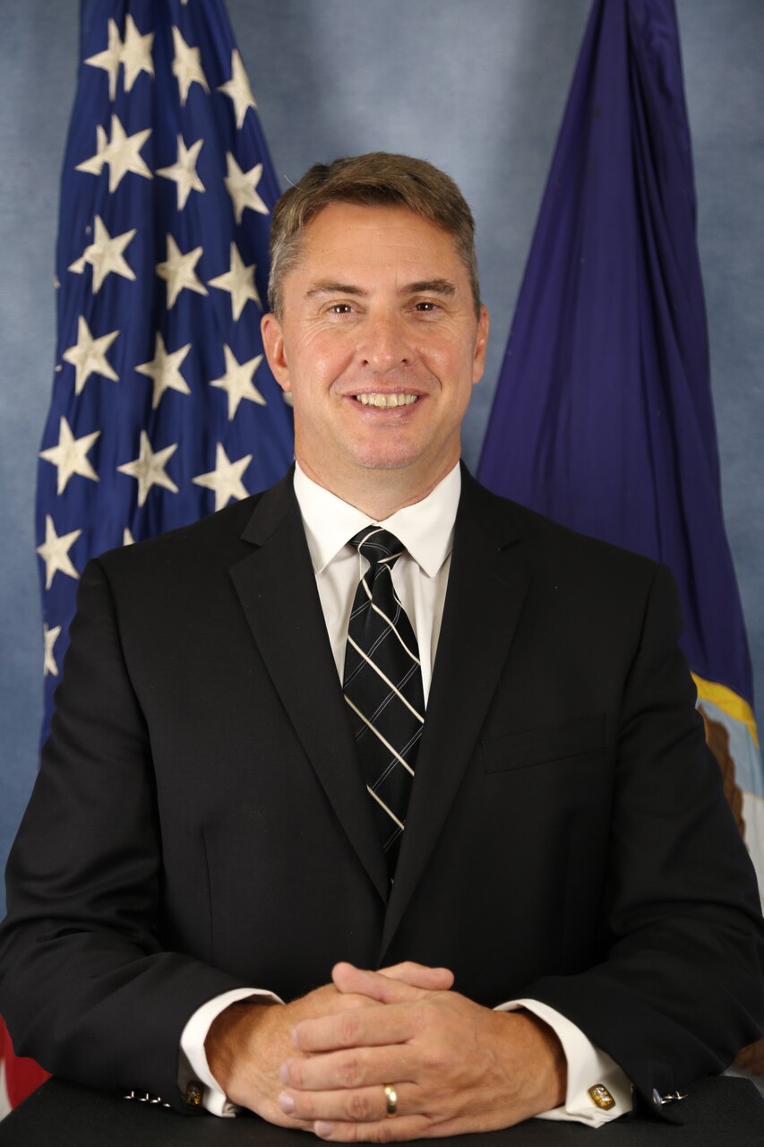 Mr. Bill Cox > Naval Education and Training Command > Leadership Biography