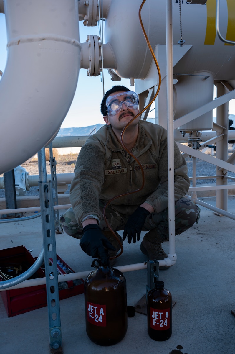 49th LRS fuels lab Airmen conduct routine testing > Holloman Air Force ...