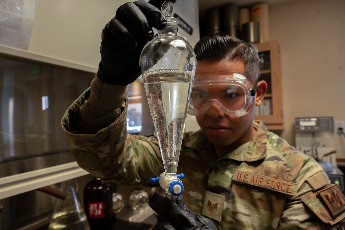49th LRS fuels lab Airmen conduct routine testing > Holloman Air Force ...