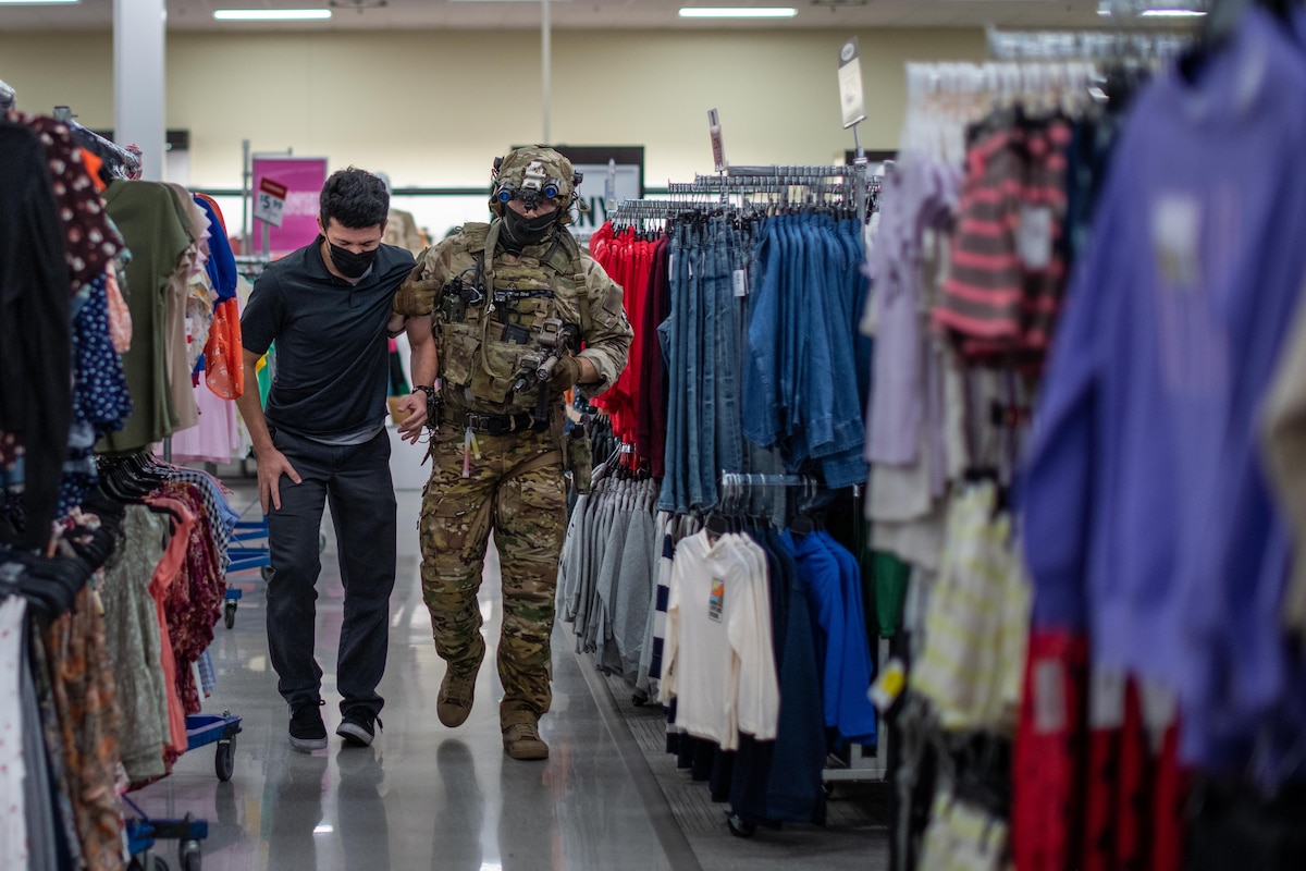 18th SFS, 1st SFG conduct active shooter training exercise > Kadena Air ...