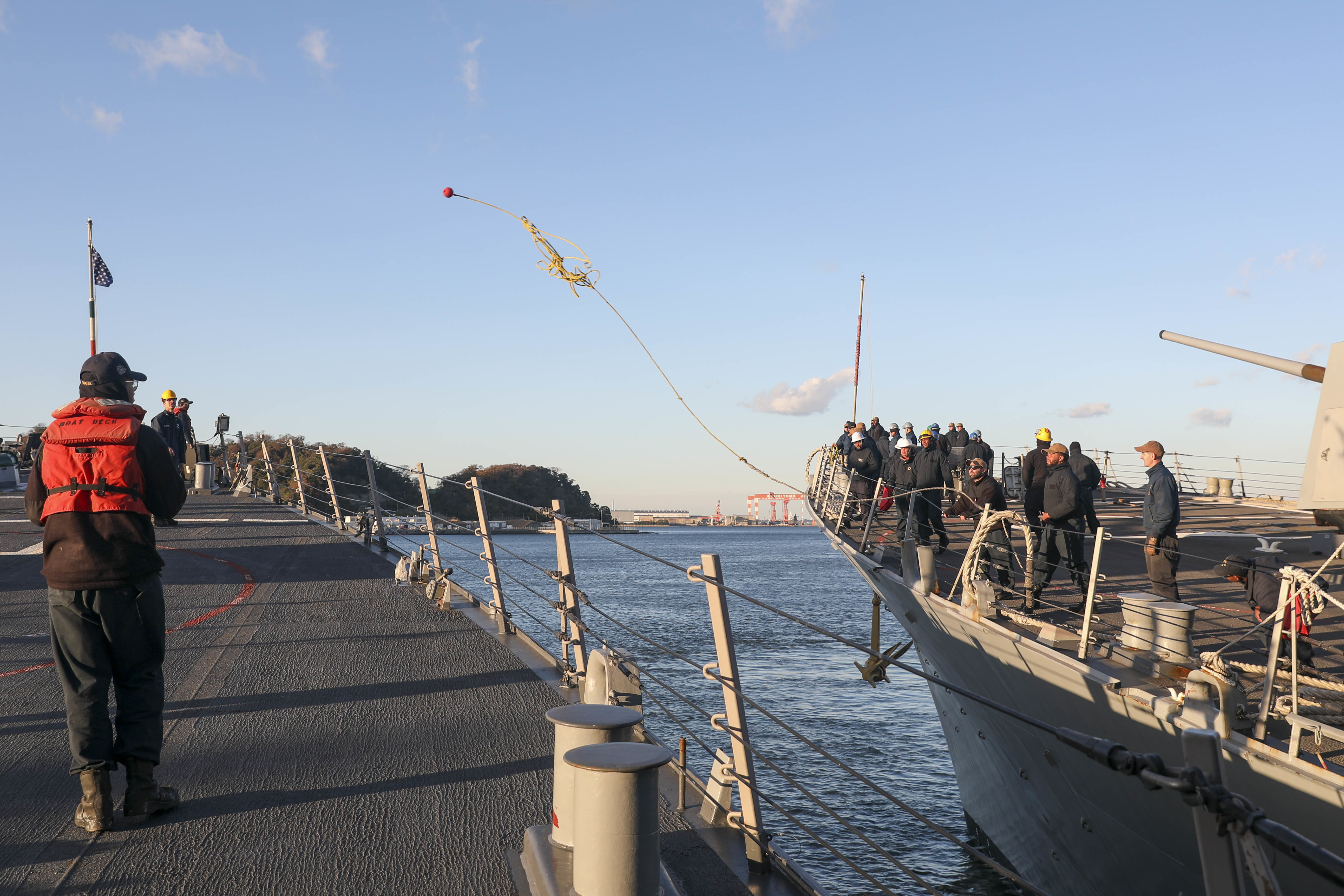 USS Shoup joins CTF 71 / DESRON 15 > Commander, U.S. 7th Fleet > Display