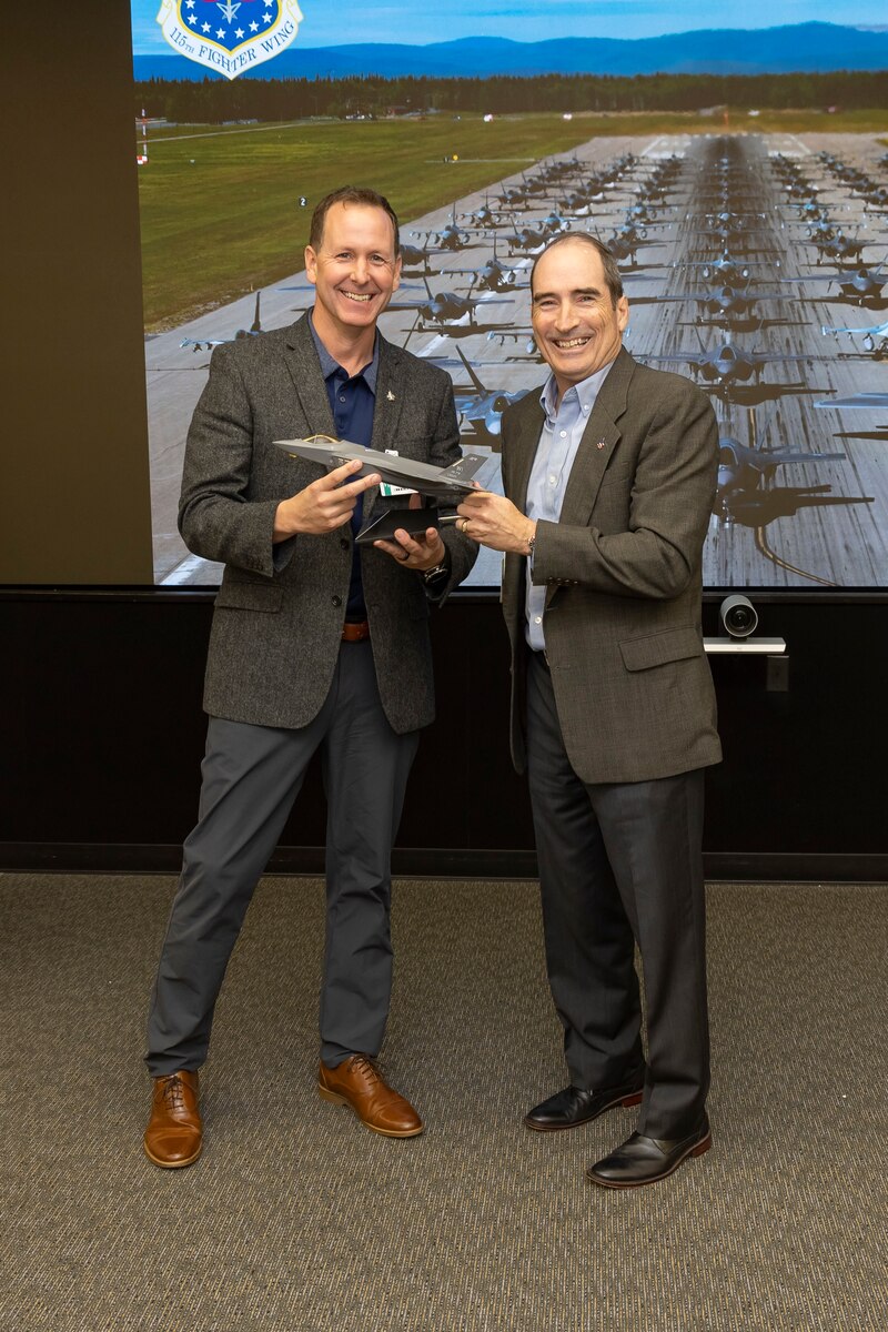 115th FW gains firsthand knowledge during Lockheed Martin visit > Air ...