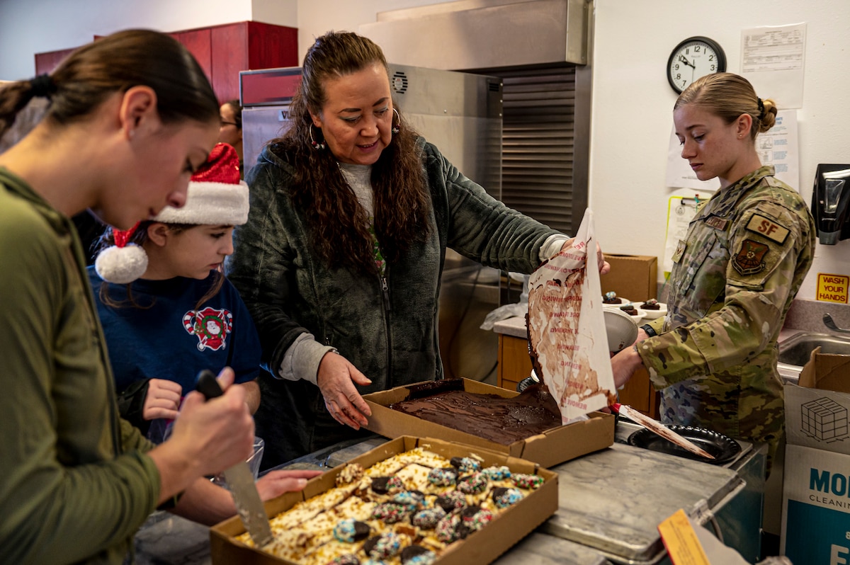 45th annual Operation Holiday Cheer > Air Force Global Strike Command ...