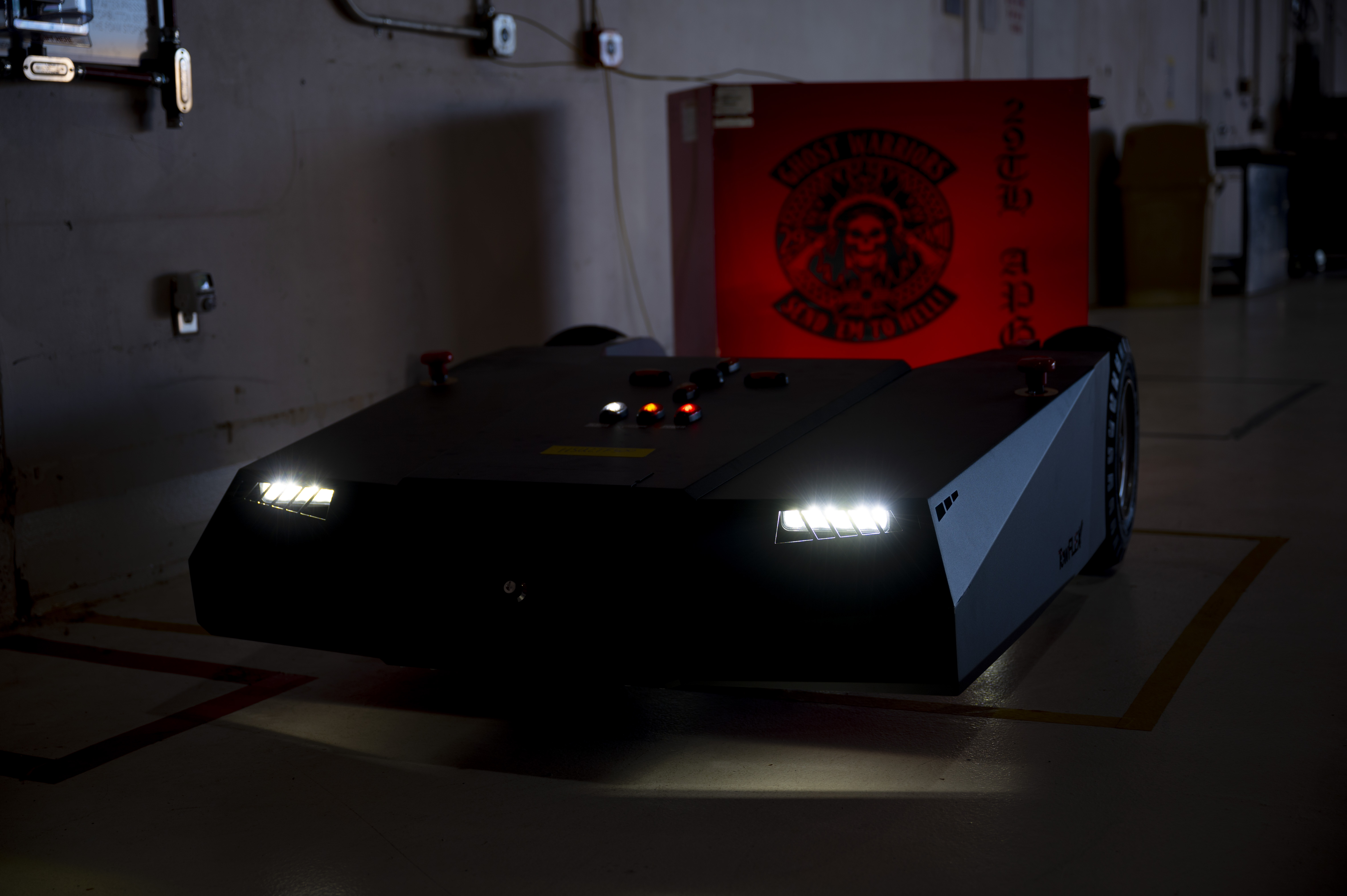 49th AMU demonstrates new aircraft tug capabilities > Holloman Air ...