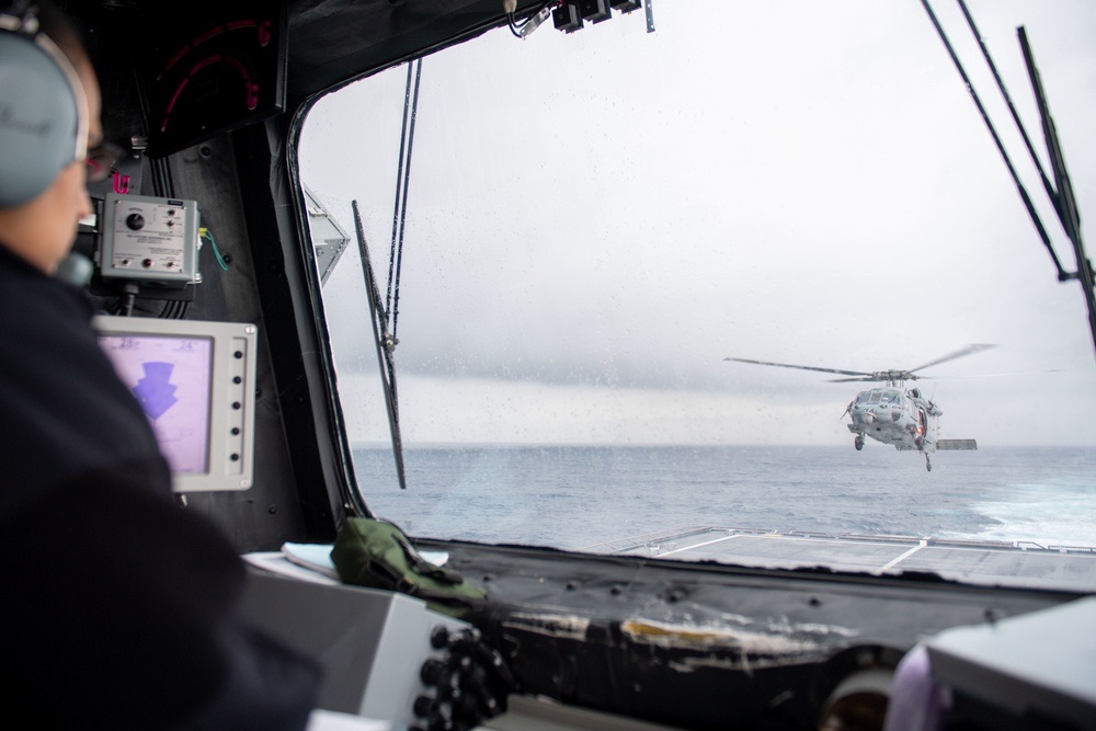 USS Charleston Conducts Routine Flight Operations