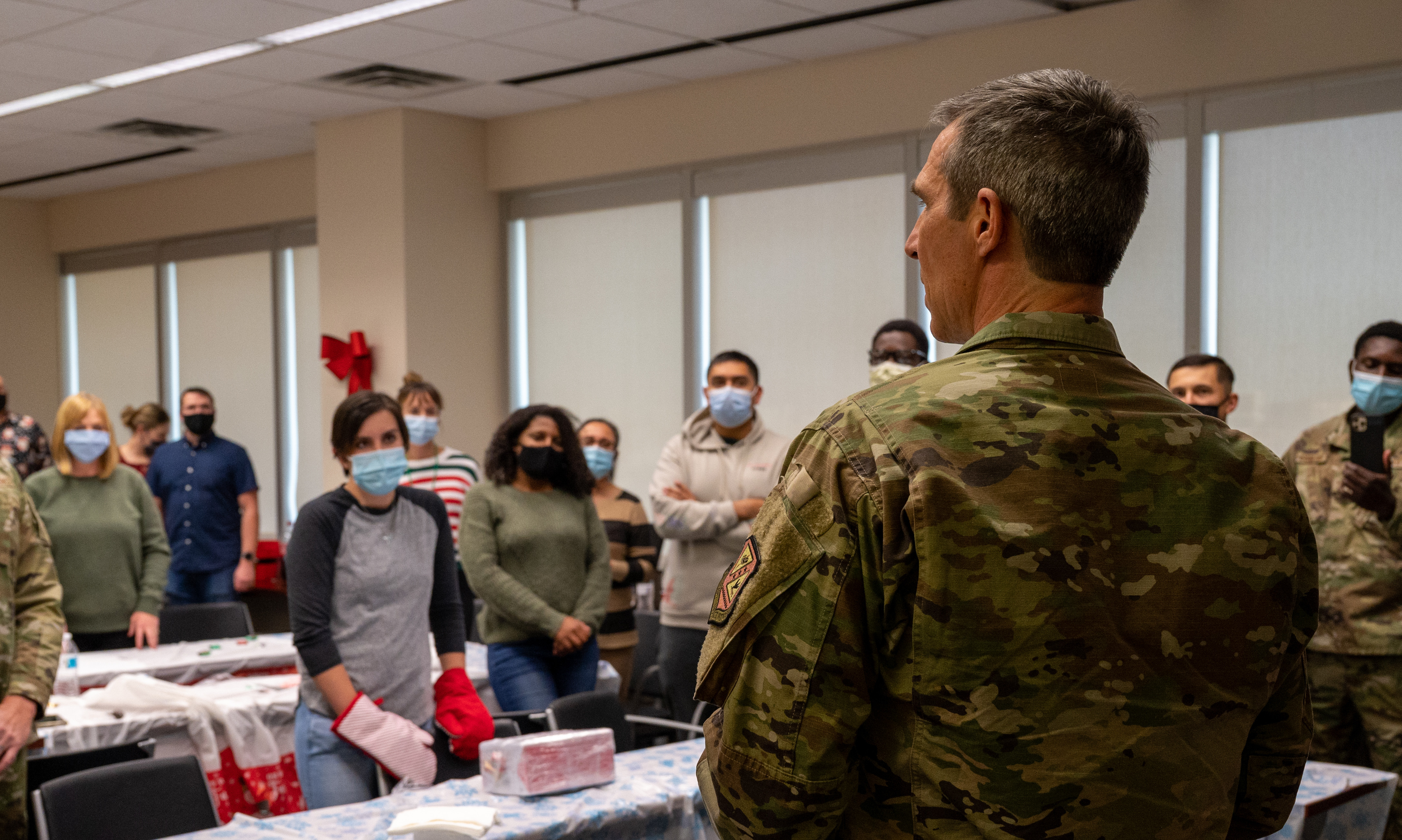 Tenth Air Force commander visits 310th Space Wing > 477th Fighter Group ...