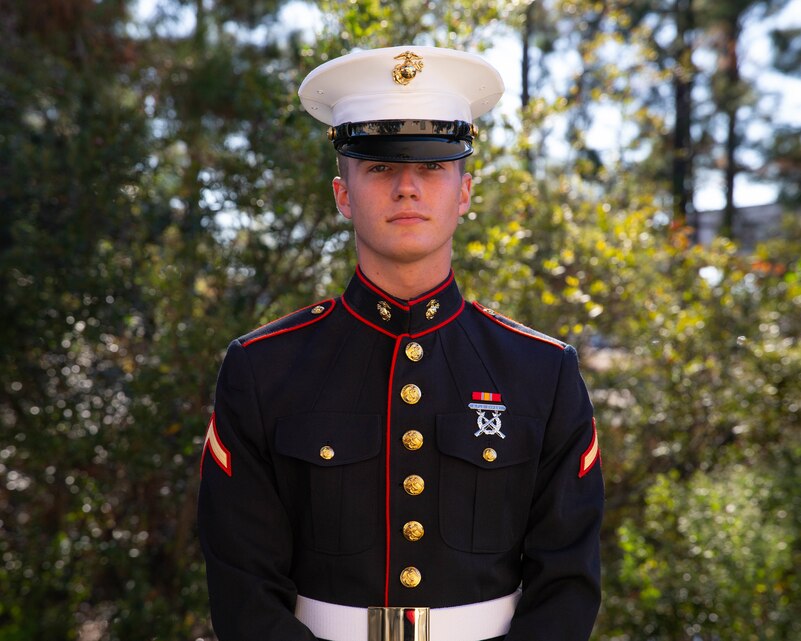 U.S. Marine returns to hometown for Command Recruiting Program > 6th ...