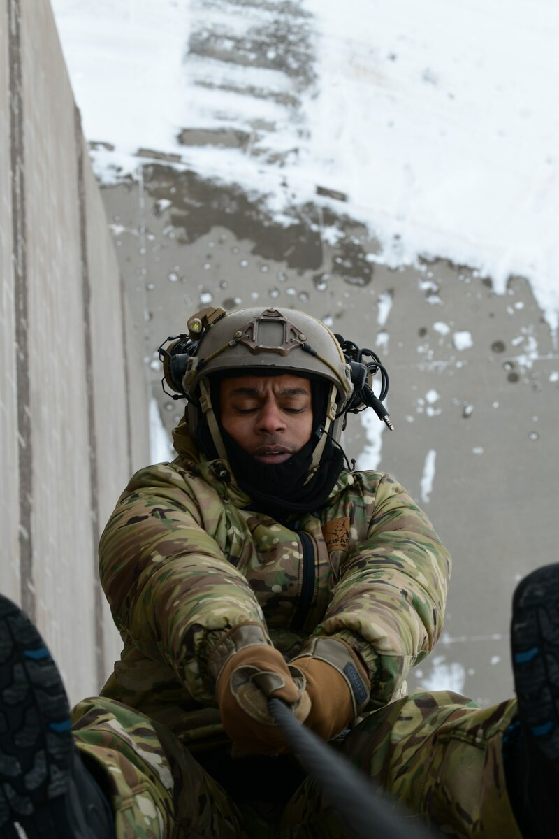 90 GCTS trains missile bases in advanced rappelling > F.E. Warren Air ...
