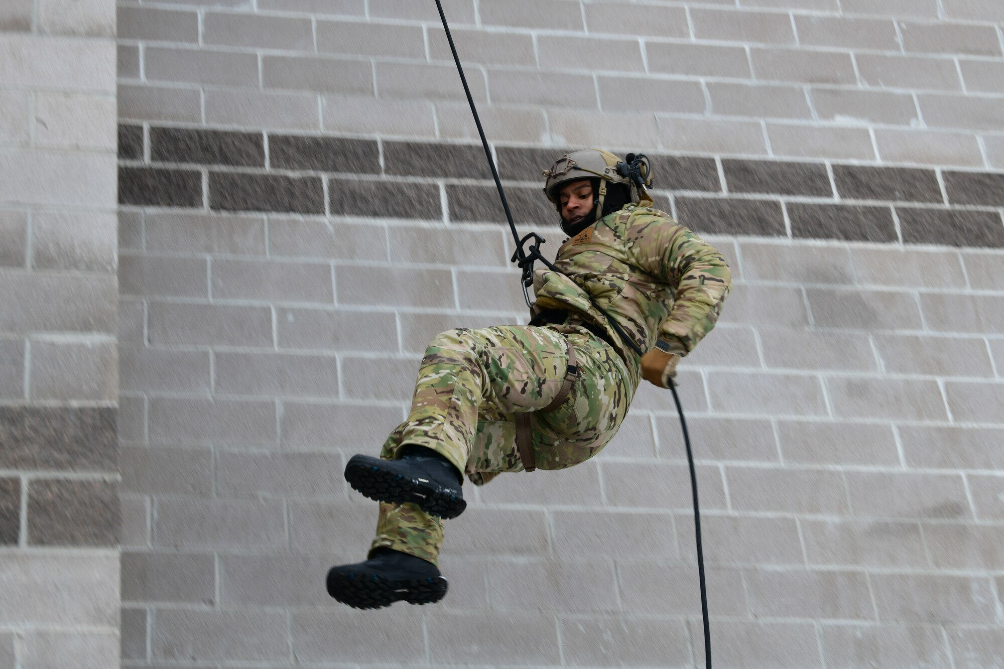 90 GCTS trains missile bases in advanced rappelling > Air Force Global ...