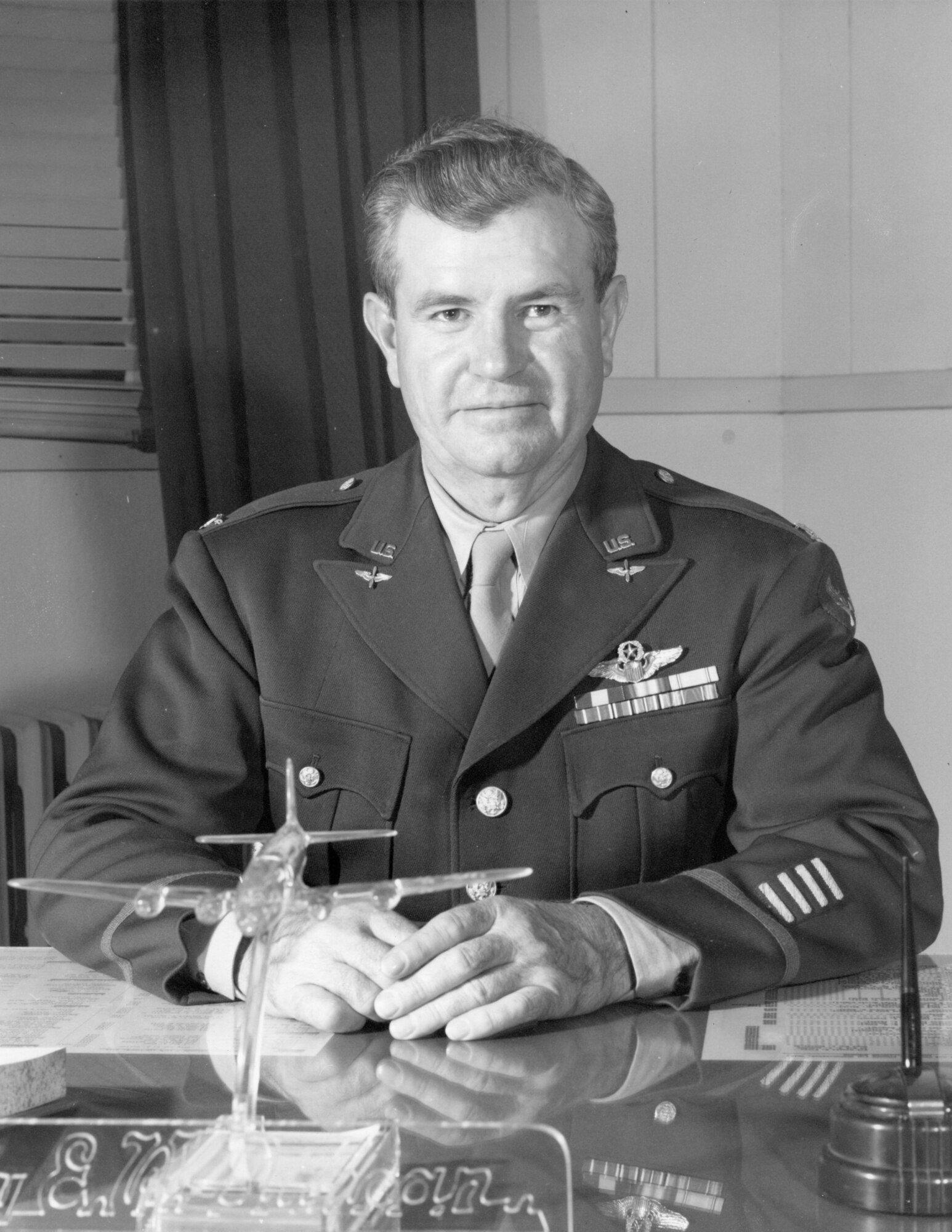 EARLY E. W. DUNCAN > Air Force > Biography Display