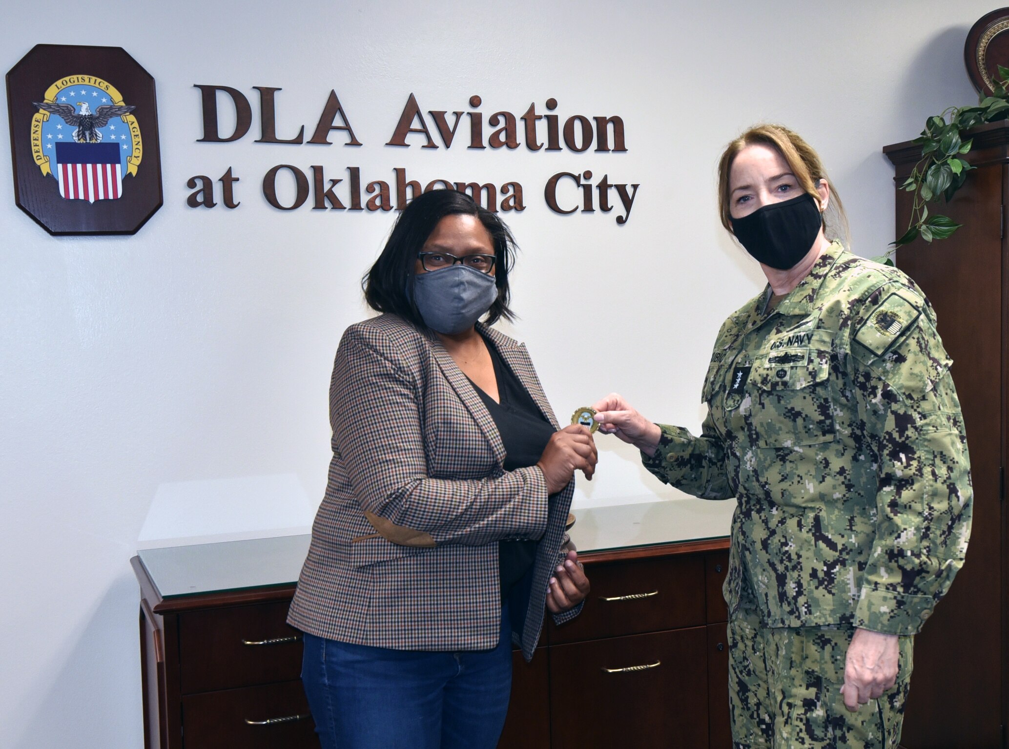 DLA director meets with DLA Aviation at Oklahoma City leadership team