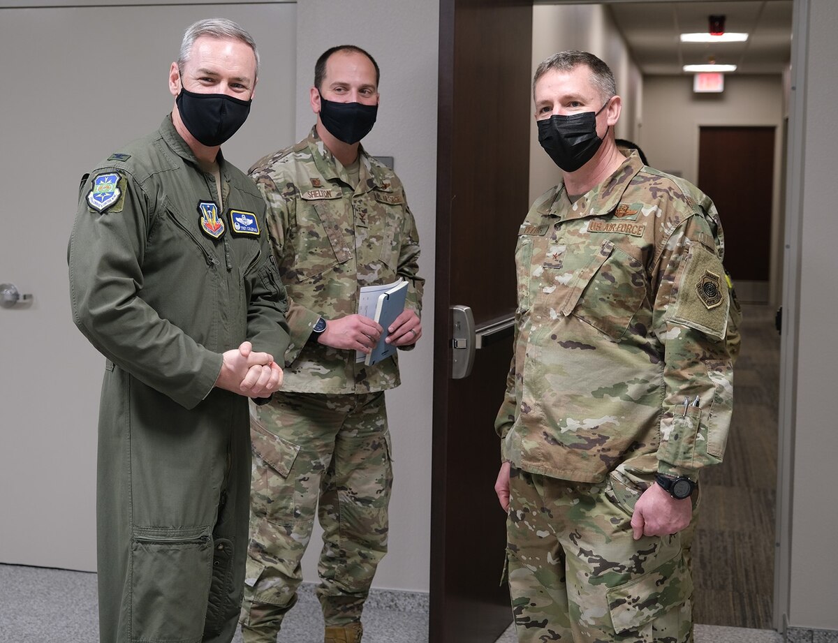 USAFWC vice commander visits 505th CCW > 505th Command and Control Wing ...