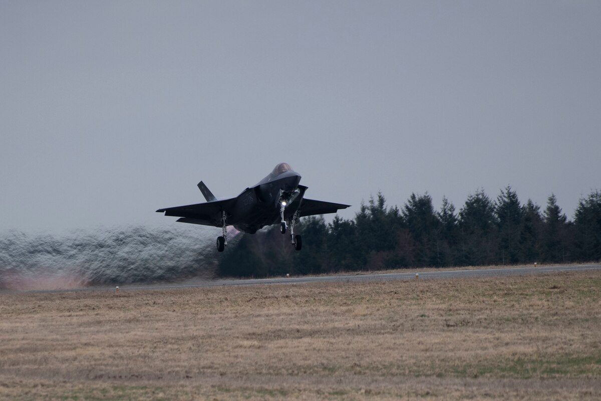 U.S. F-35s forward deploy to NATO’s eastern flank > U.S. Air Forces in ...