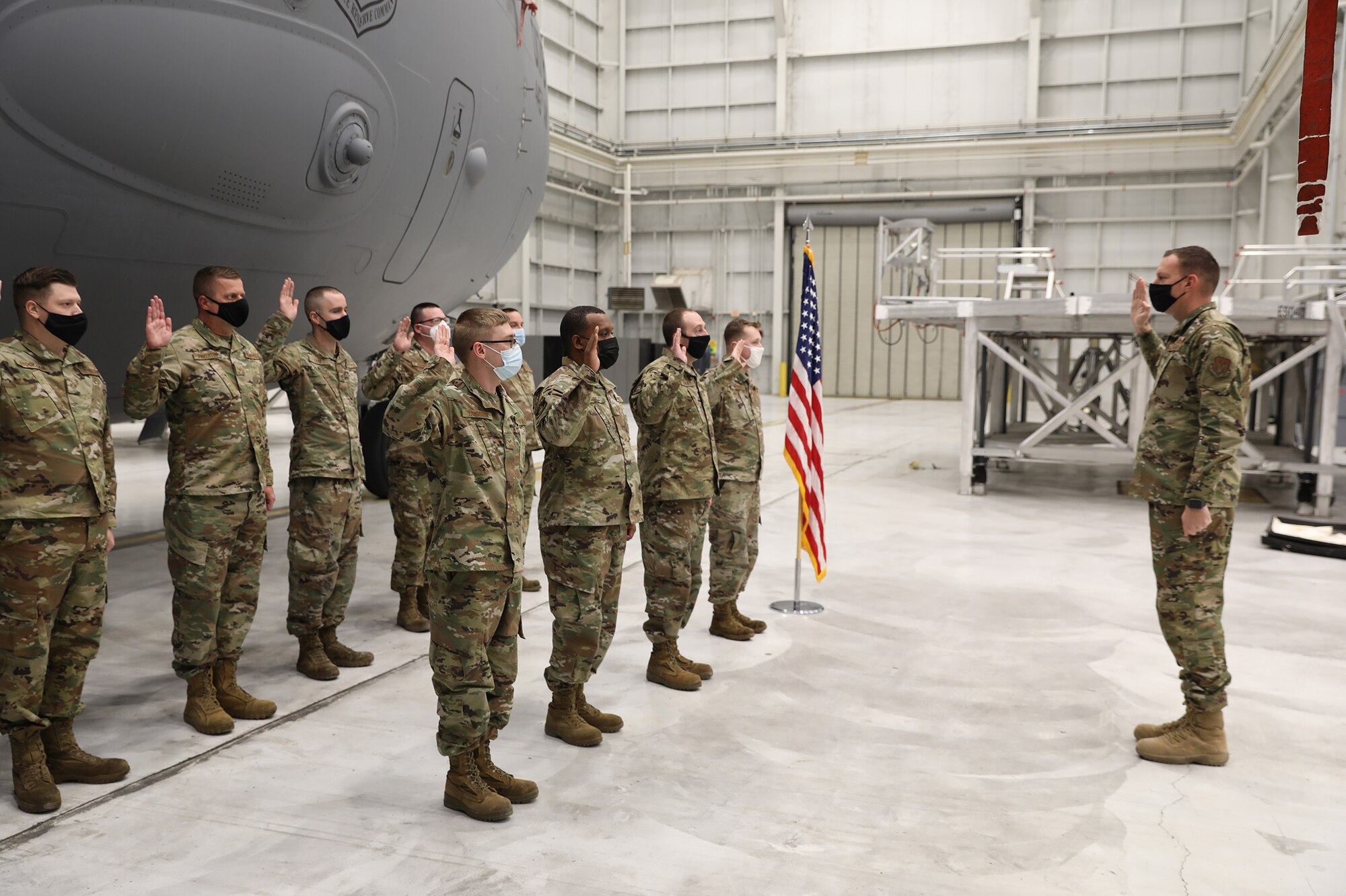 445th Mxs Holds Mass Re Enlistment Ceremony 445th Airlift Wing