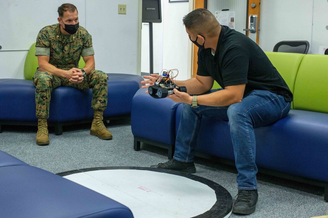 I Marine Expeditionary Force > Units > I MIG > 9TH COMM BN