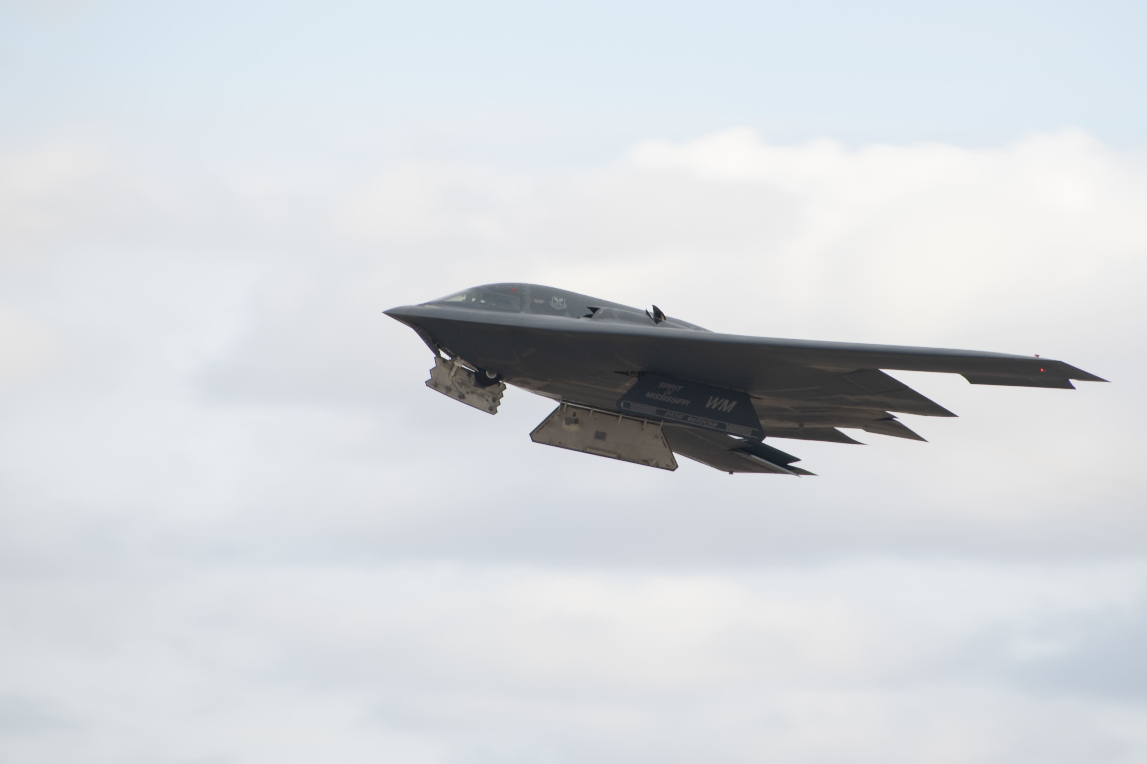 131st pilot achieves 1,500 flight hours in B-2 > Air National Guard ...