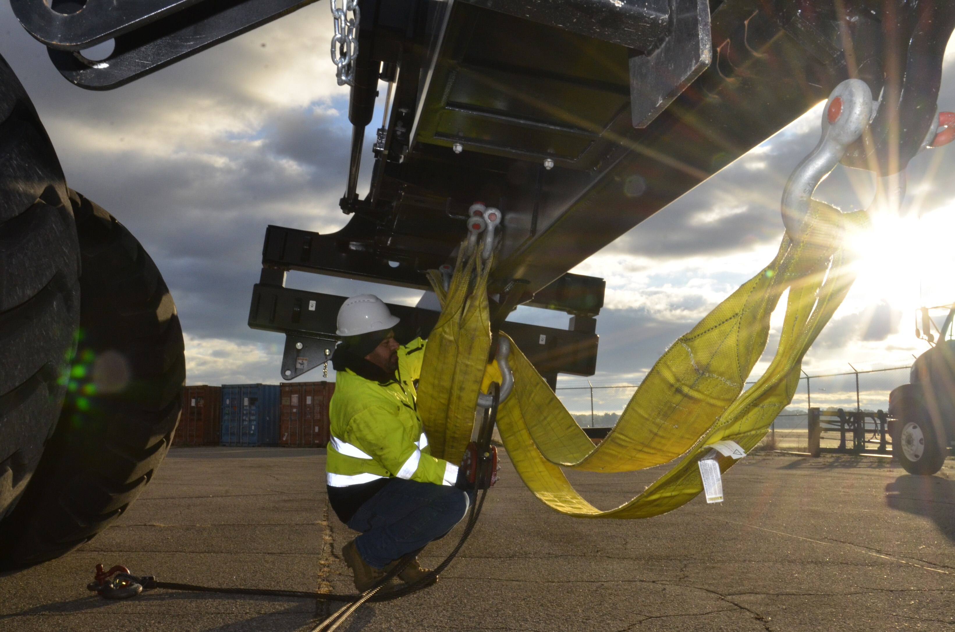 DLA Disposition Services Rigging and Signaling Training