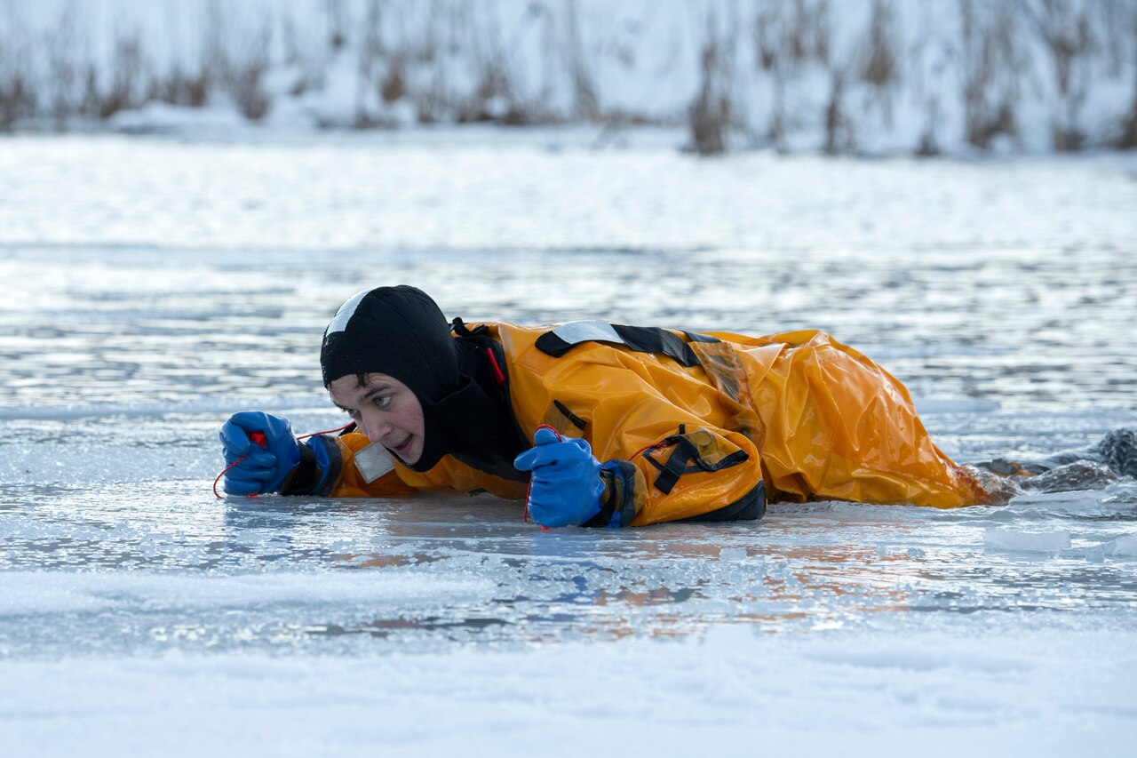 Airmen Jump Into Ice Rescue Training > U.S. Department of War > Story ...