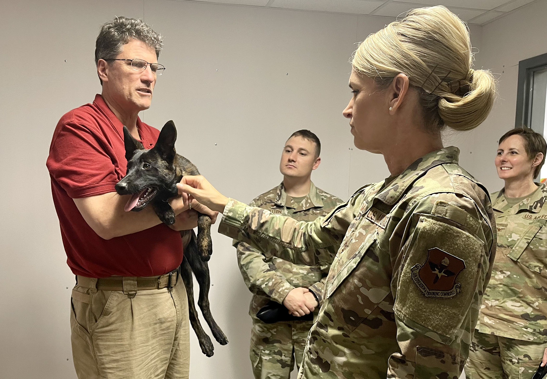 341st TRS opens third specialized MWD training lab > Joint Base San ...