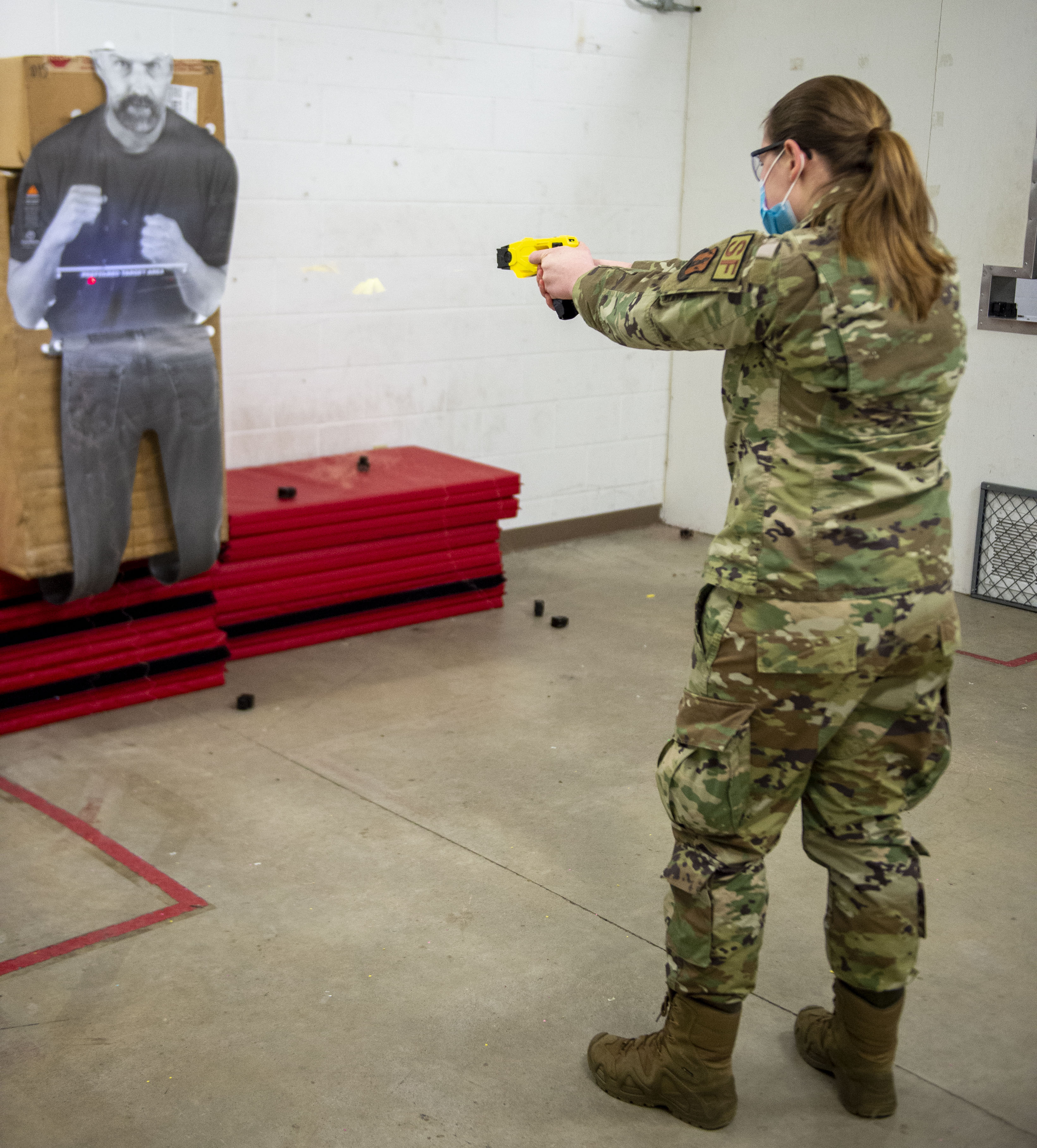 Security Forces Airmen Complete Taser Training > 133rd Airlift Wing ...