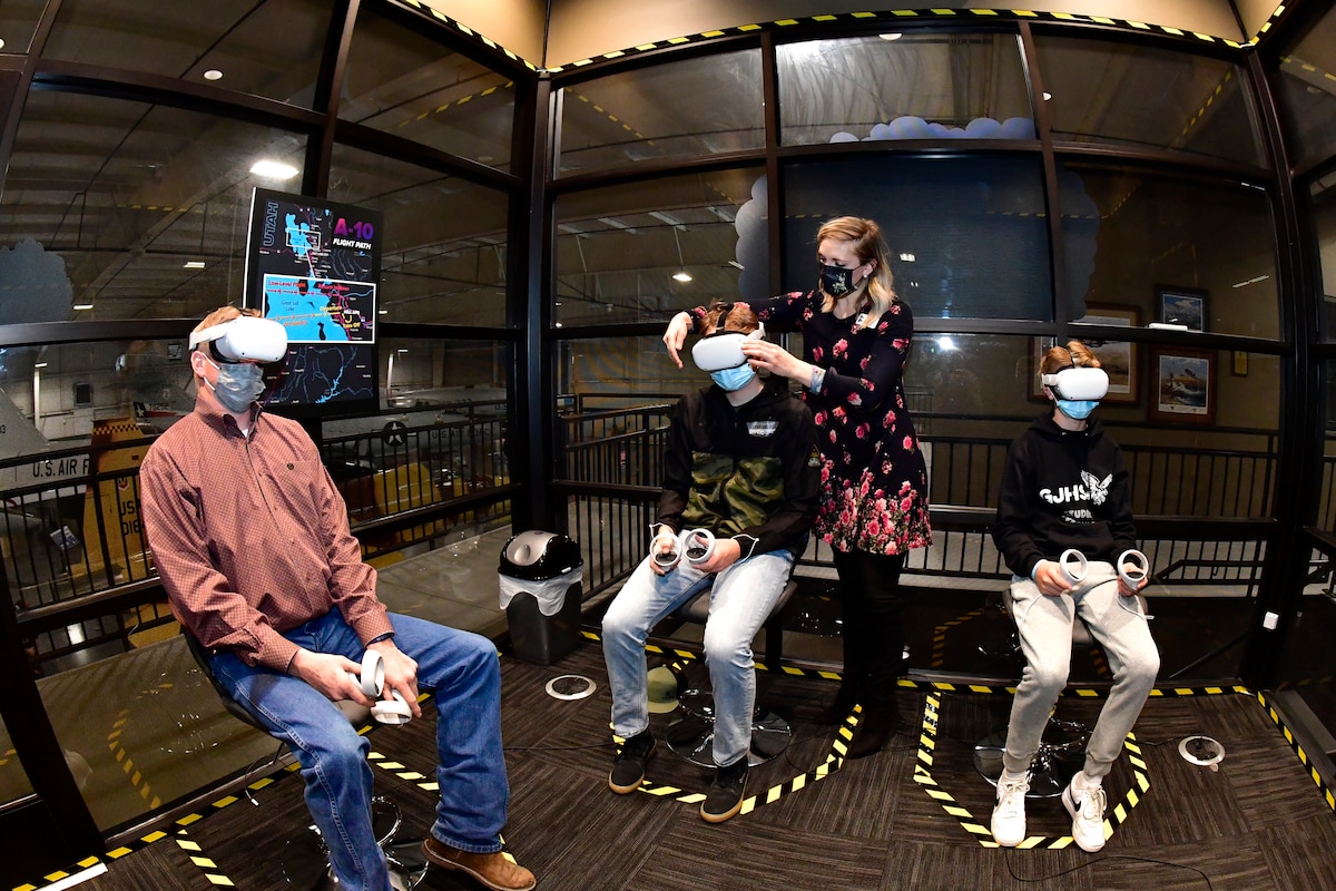 ‘A-10 Virtual Reality Flight Experience’ takes off at Hill Aerospace ...