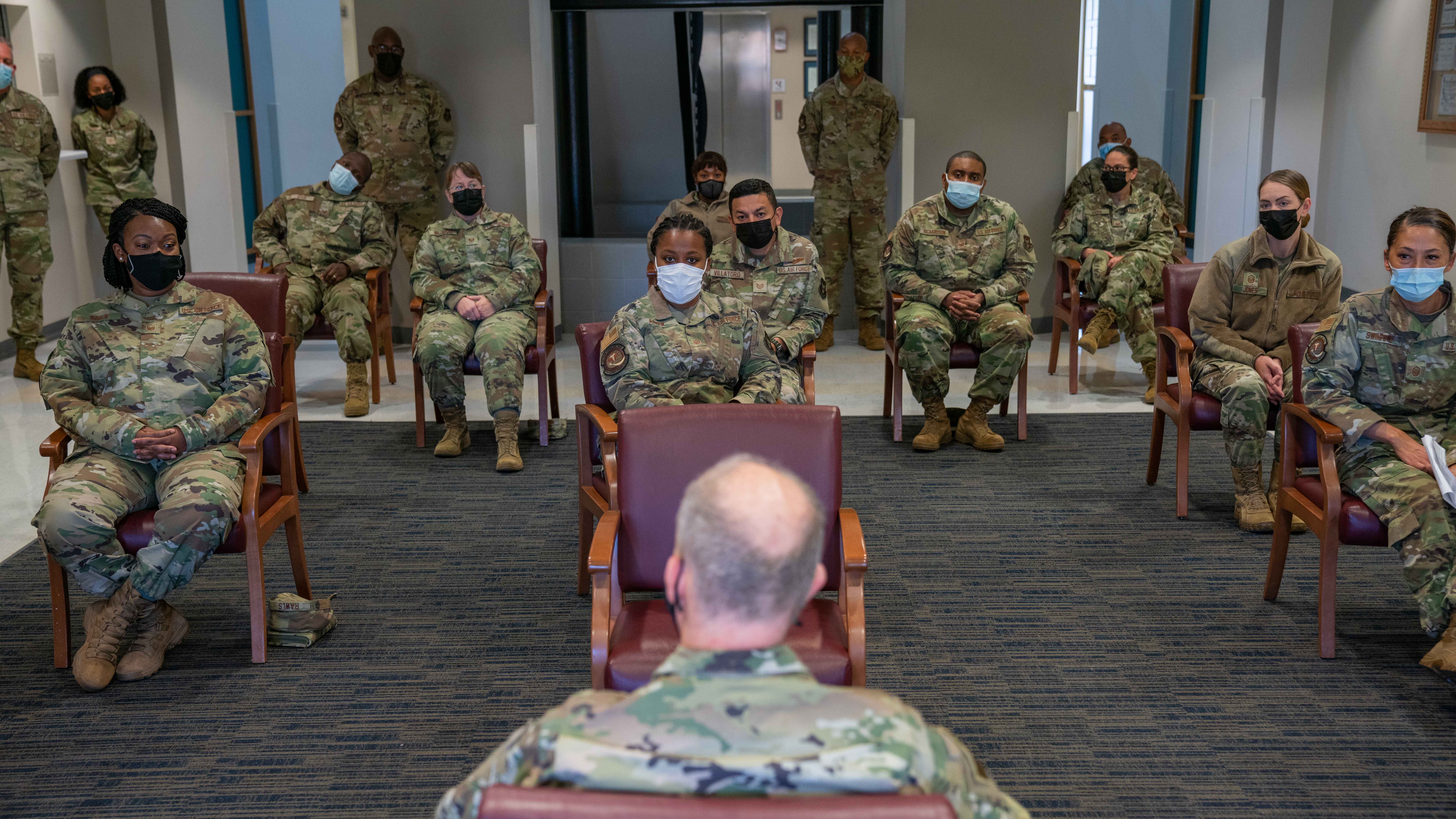 Gen. Larson visits 413th FTG > 22nd Air Force > Article Display